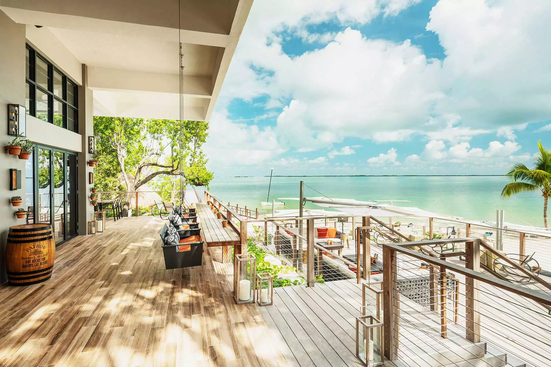 Menjamu selera menghadap lautan di Baker's Cay Resort di Key Largo