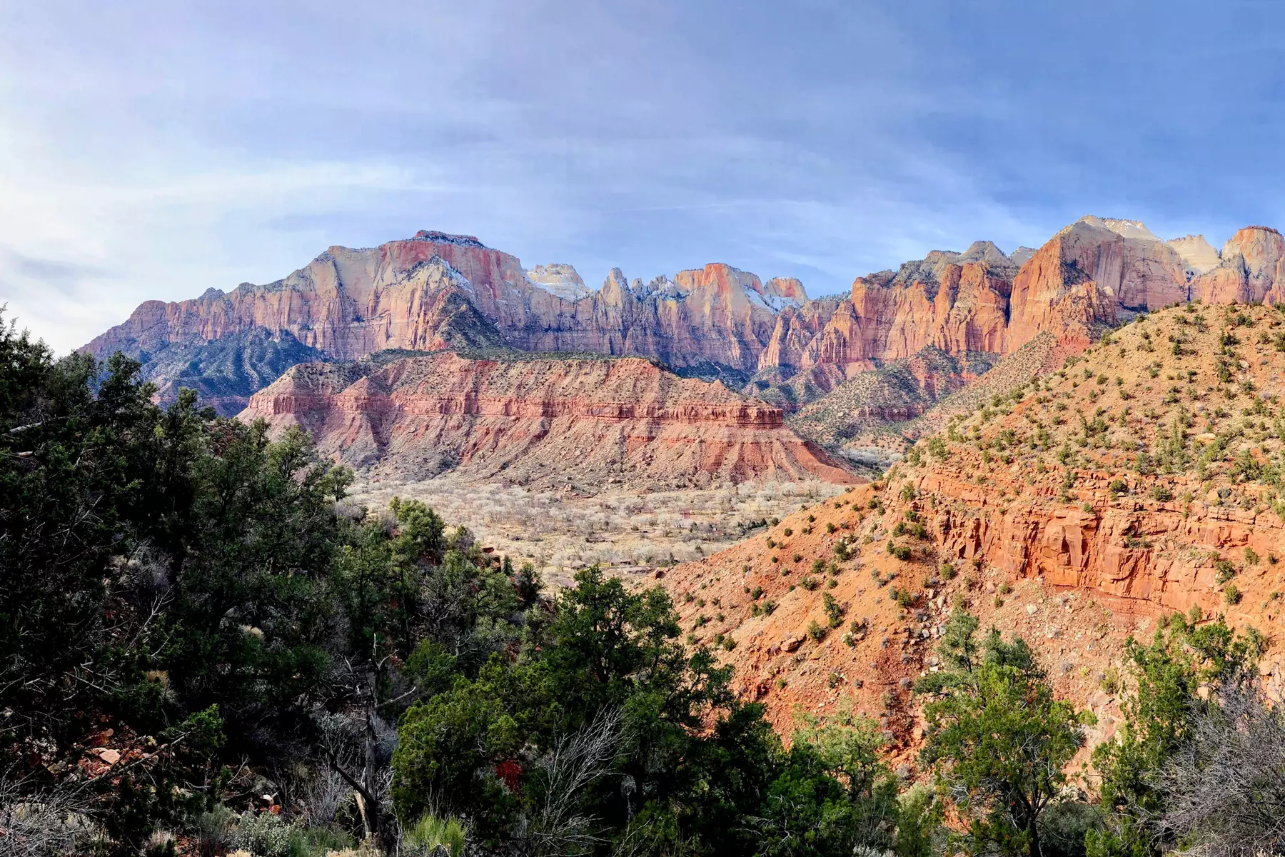 Maonero eZion National Park kubva kuWatchman Trail. Mufananidzo wakatorwa parwendo rwemuUtah munguva yechando ya2019.