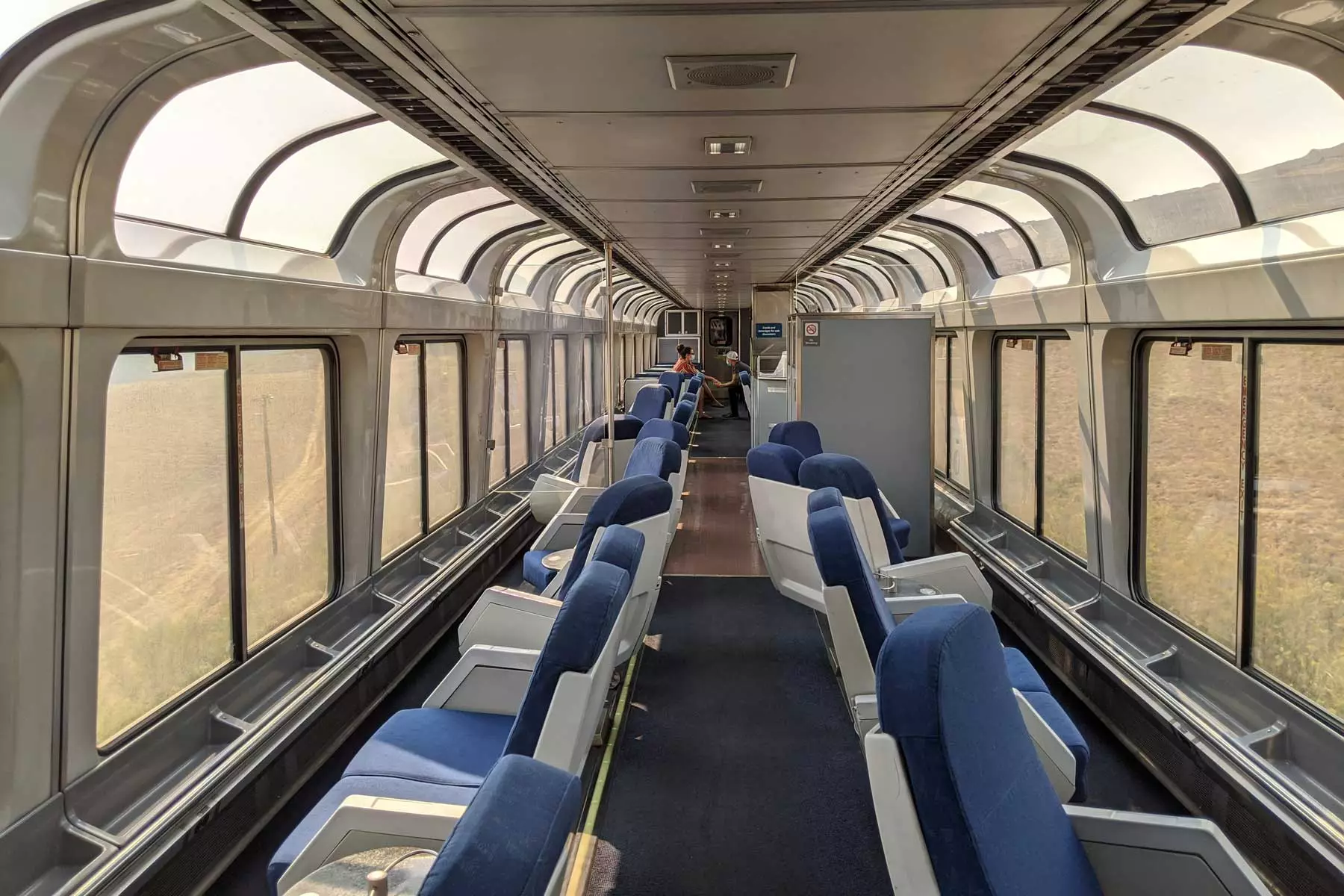 Mașină de observație pe Amtrak Coast Starlight