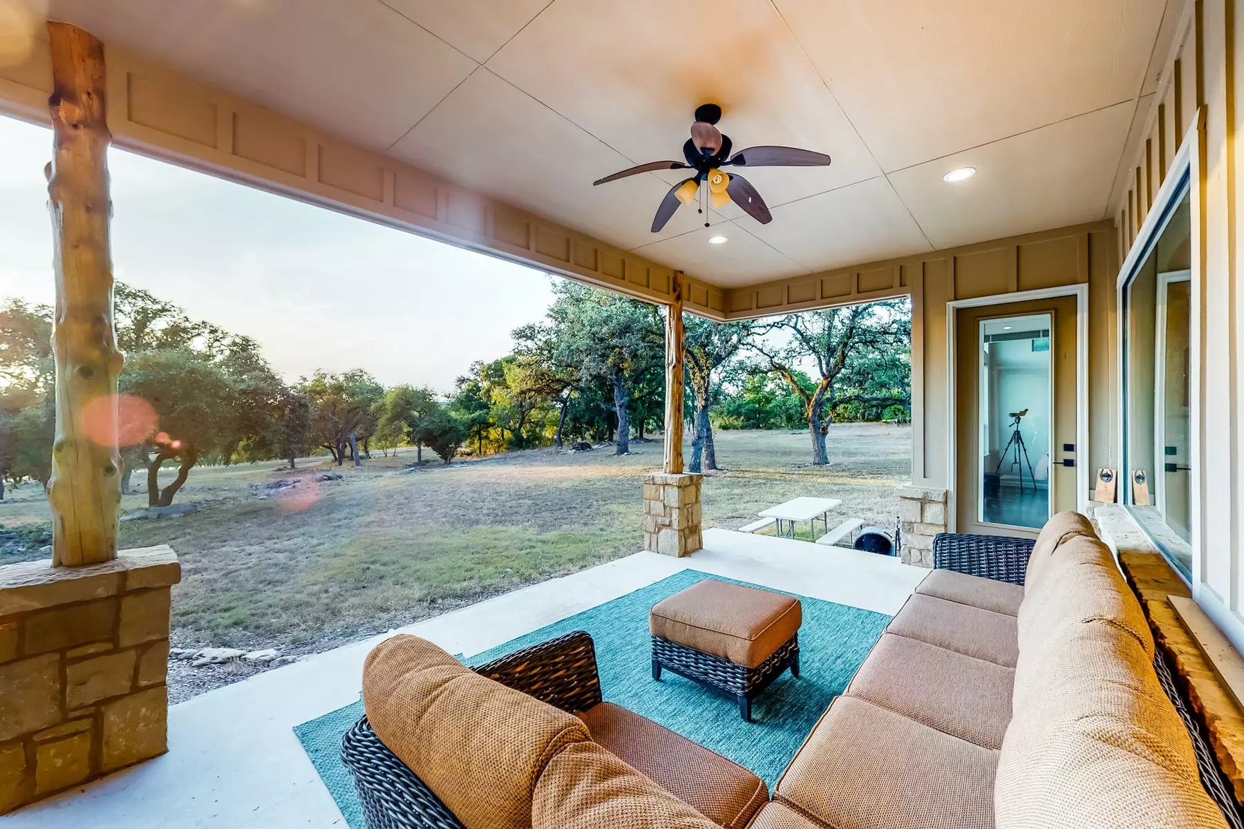 Utočište od 104 hektara pogodno za pse s pogledom na vodu, trijemom s plinskim roštiljem i stolom za piknik u Blanku, Teksas