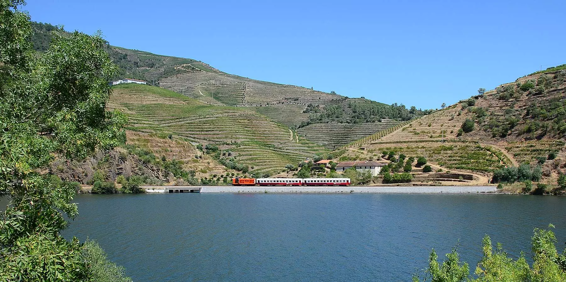 Ik zag Portugal door de schilderachtige MiraDouro-treinroute te reizen - zo was de ervaring