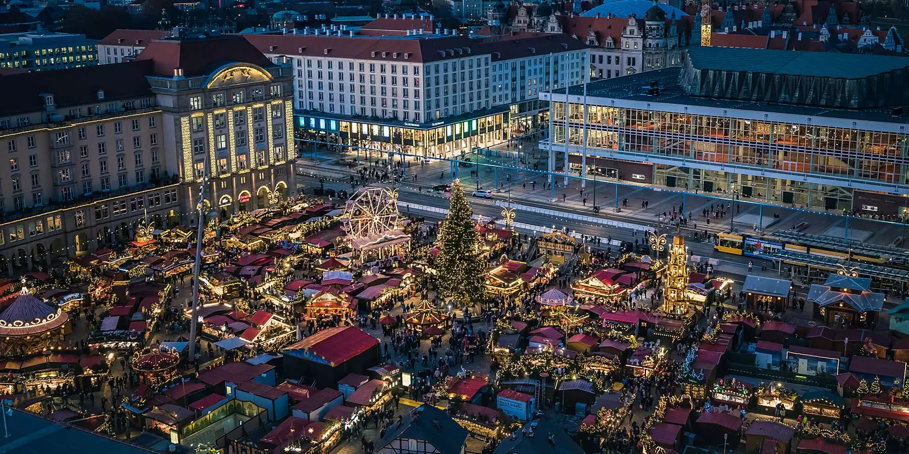 3 Labing Maayo nga Paglibot sa European Christmas Markets alang sa 2021 Holiday Season