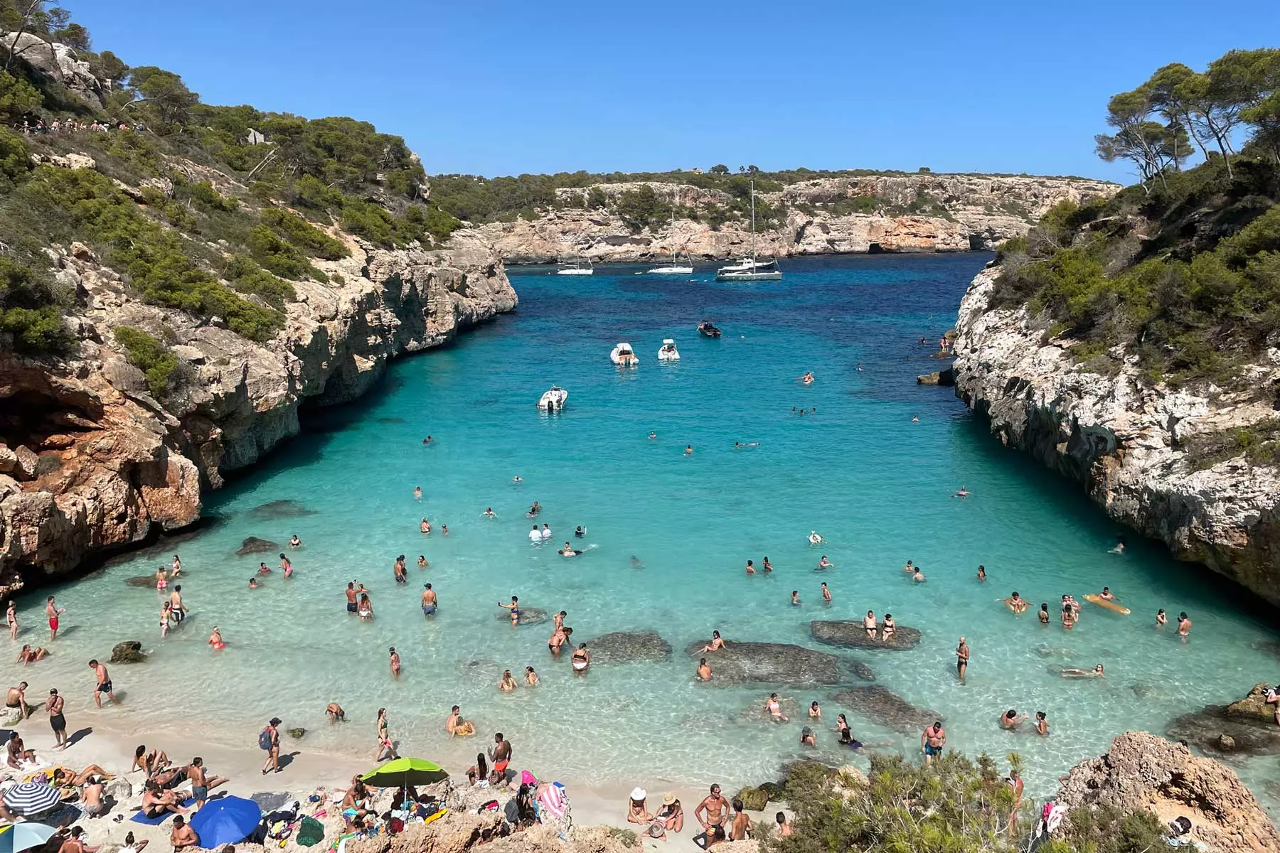 pantai populér di Santanyí, Spanyol