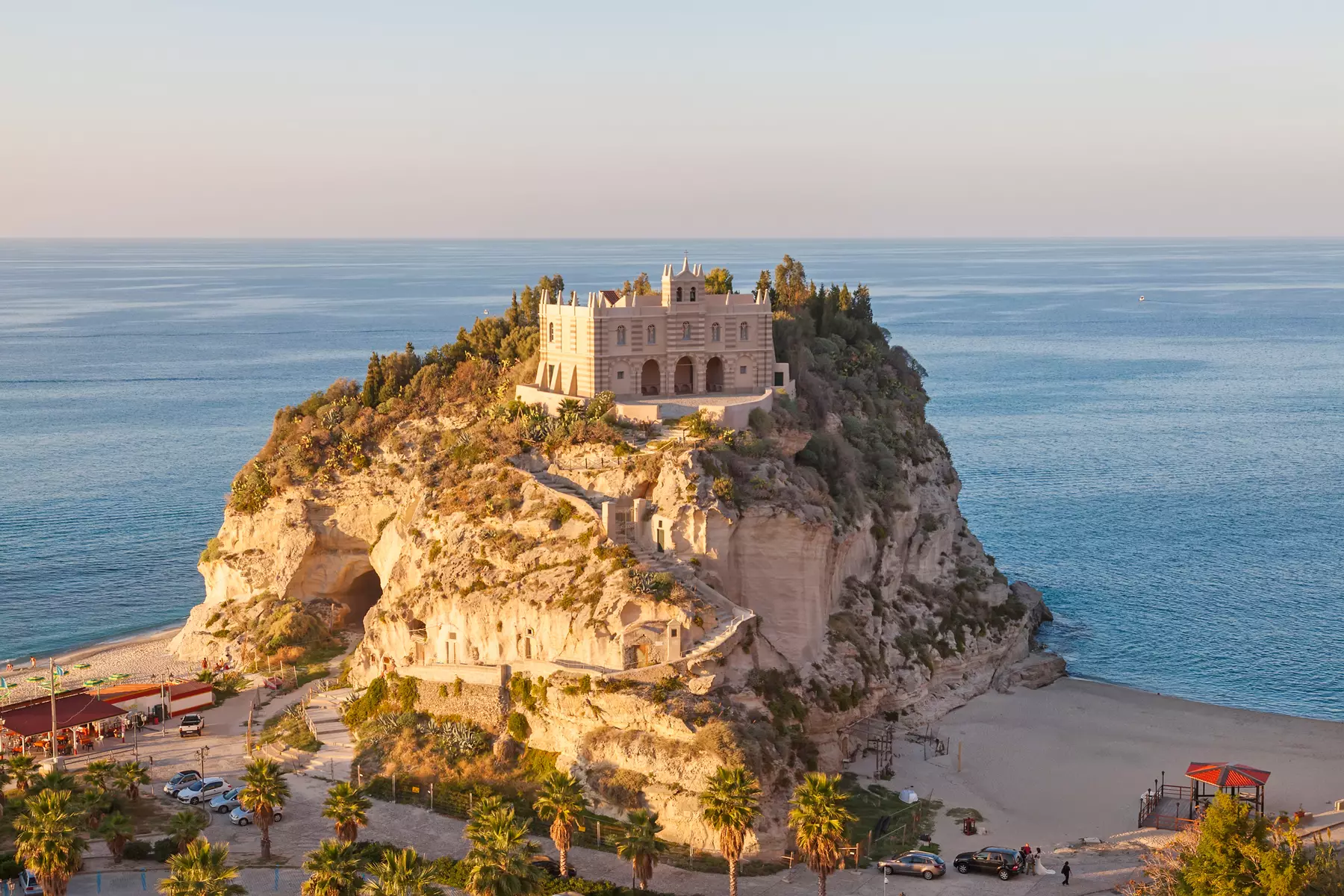 វត្ត Santa Maria del Isola, Tropea, Calabria