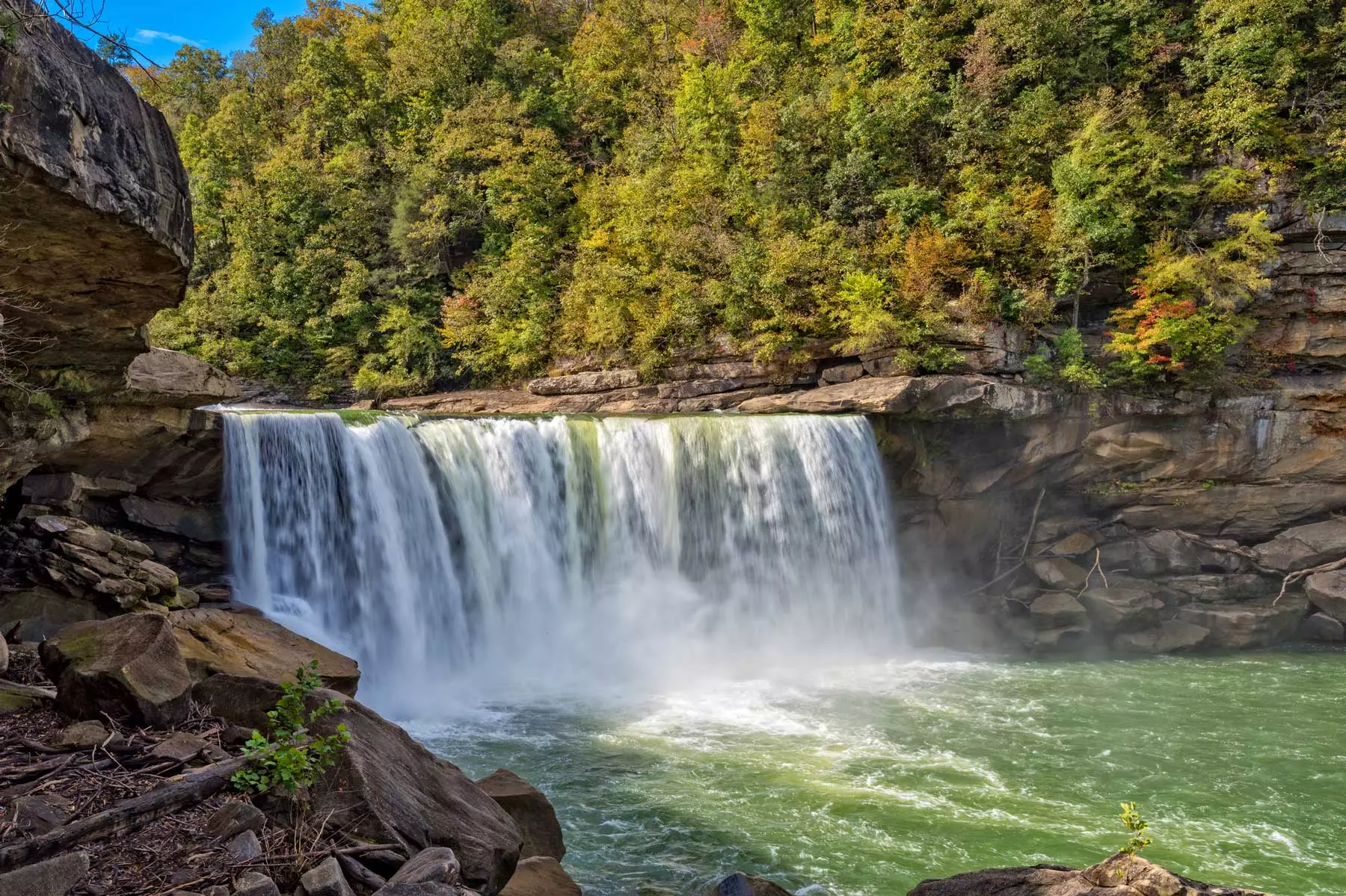 Vodopad u državnom parku Cumberland Falls u Kentuckyju