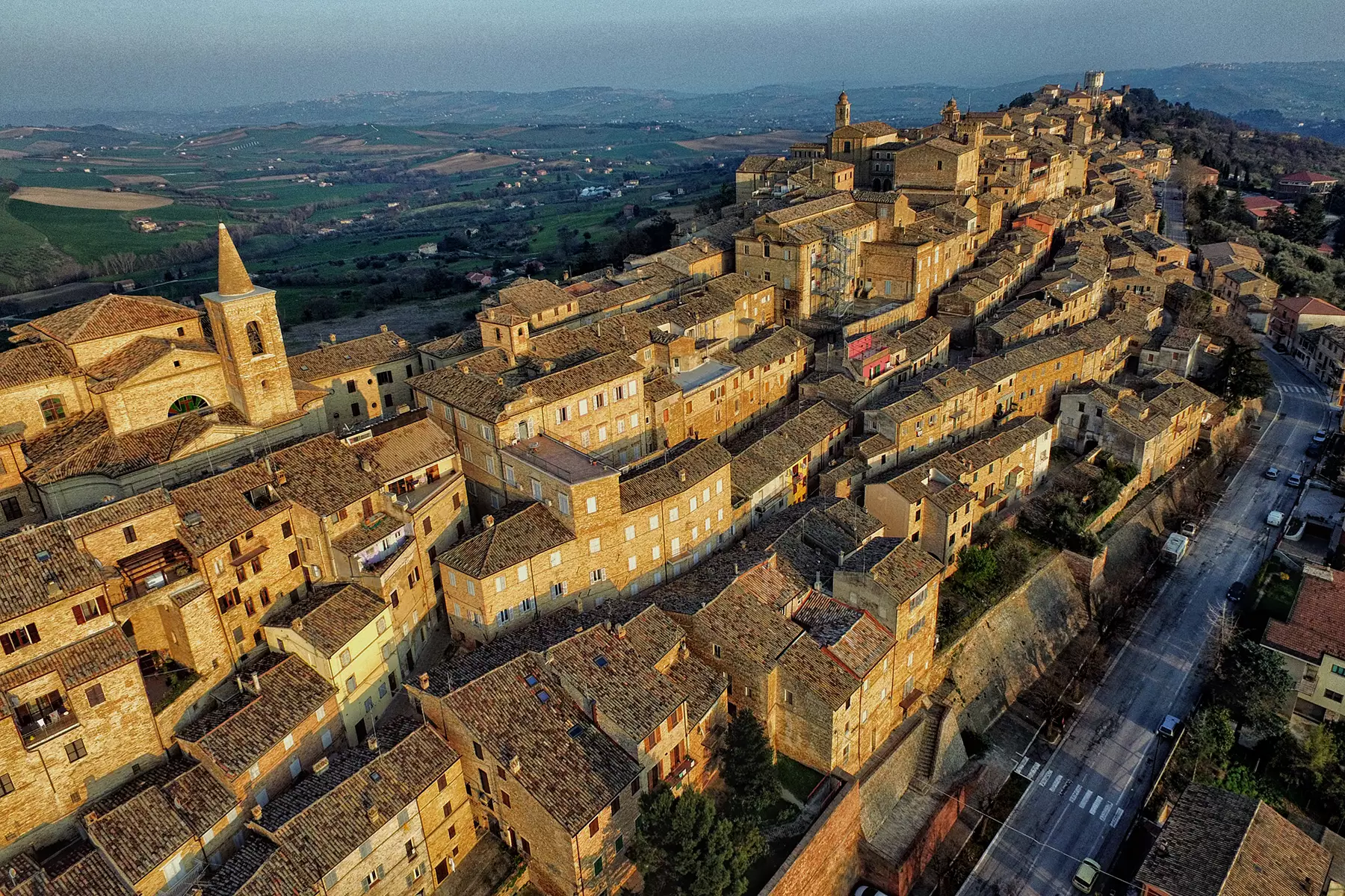 Treia Italy na ọdịda anyanwụ - Drone Aerial Photography