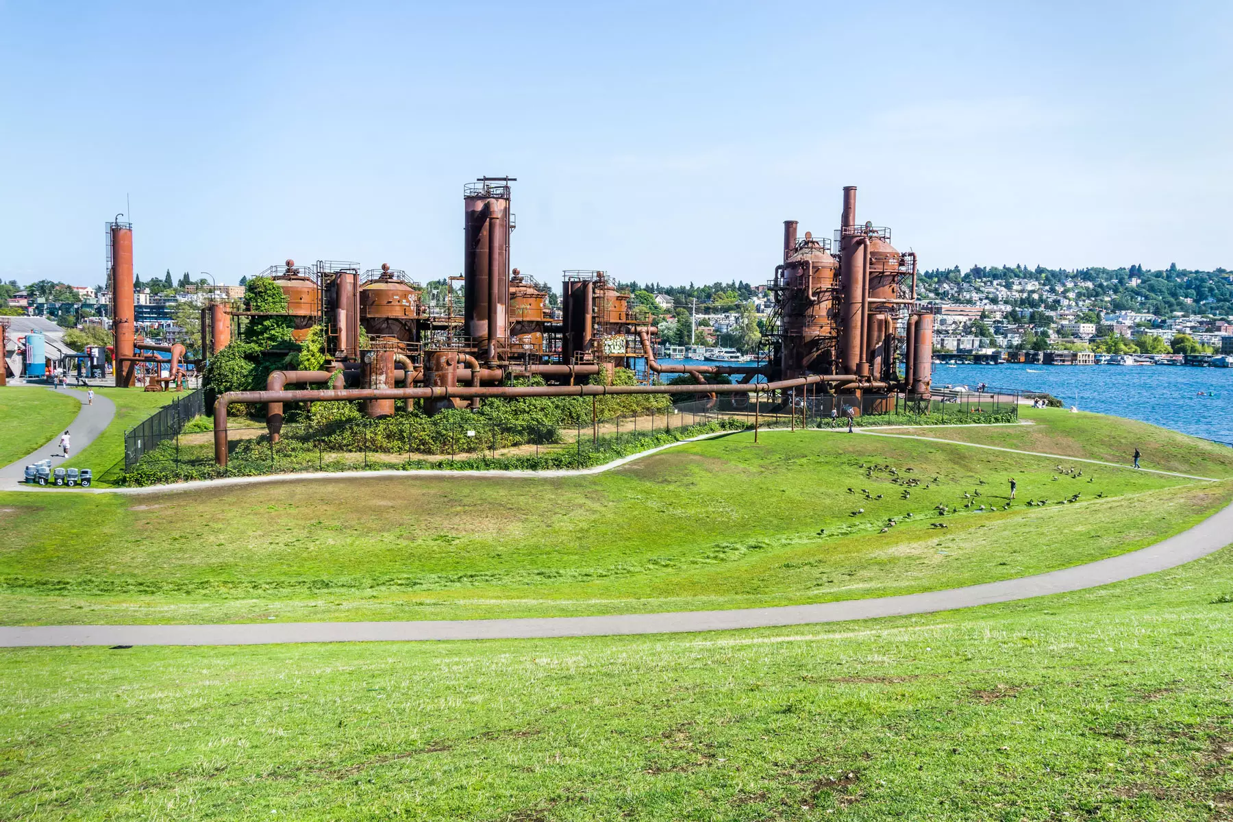Наружные конструкции в парке газовых заводов в Сиэтле, штат Вашингтон.