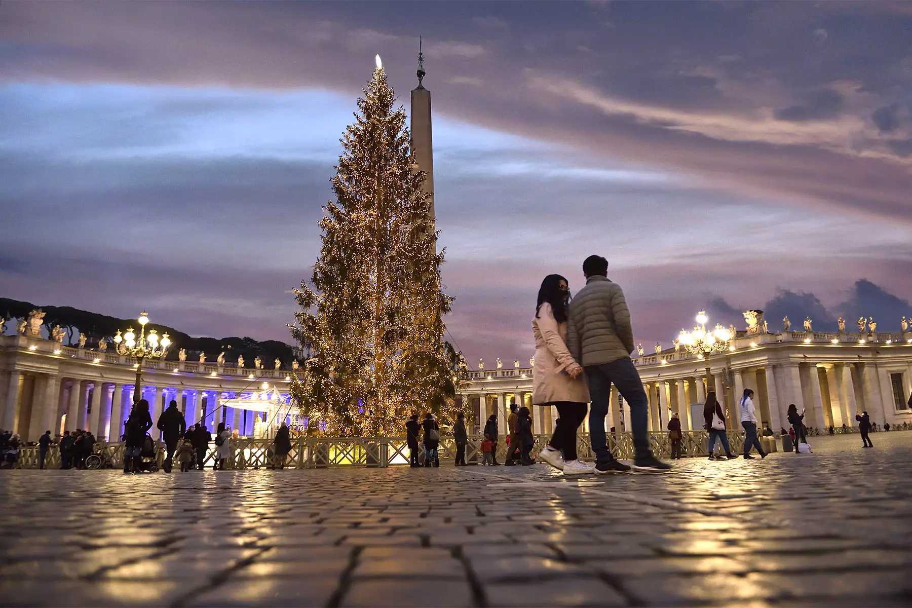 Christmas tree sa St. Peter square. Lungsod ng Vatican