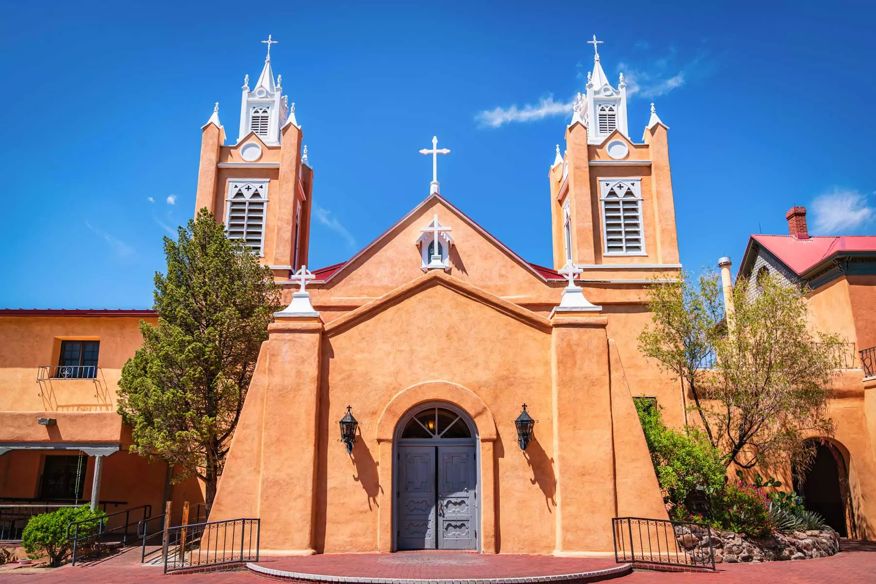 San Felipe de Neri kirkjan frá 18. öld, í gamla bænum í Albuquerque