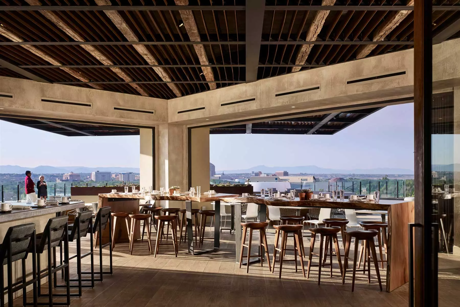 View of Albuquerque saka restaurant rooftop ing Hotel Chaco