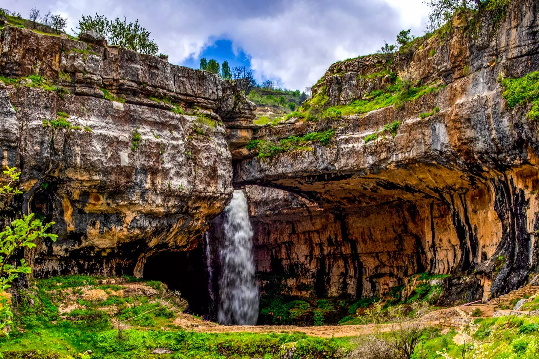 Die Baatara-Schlucht im Libanon