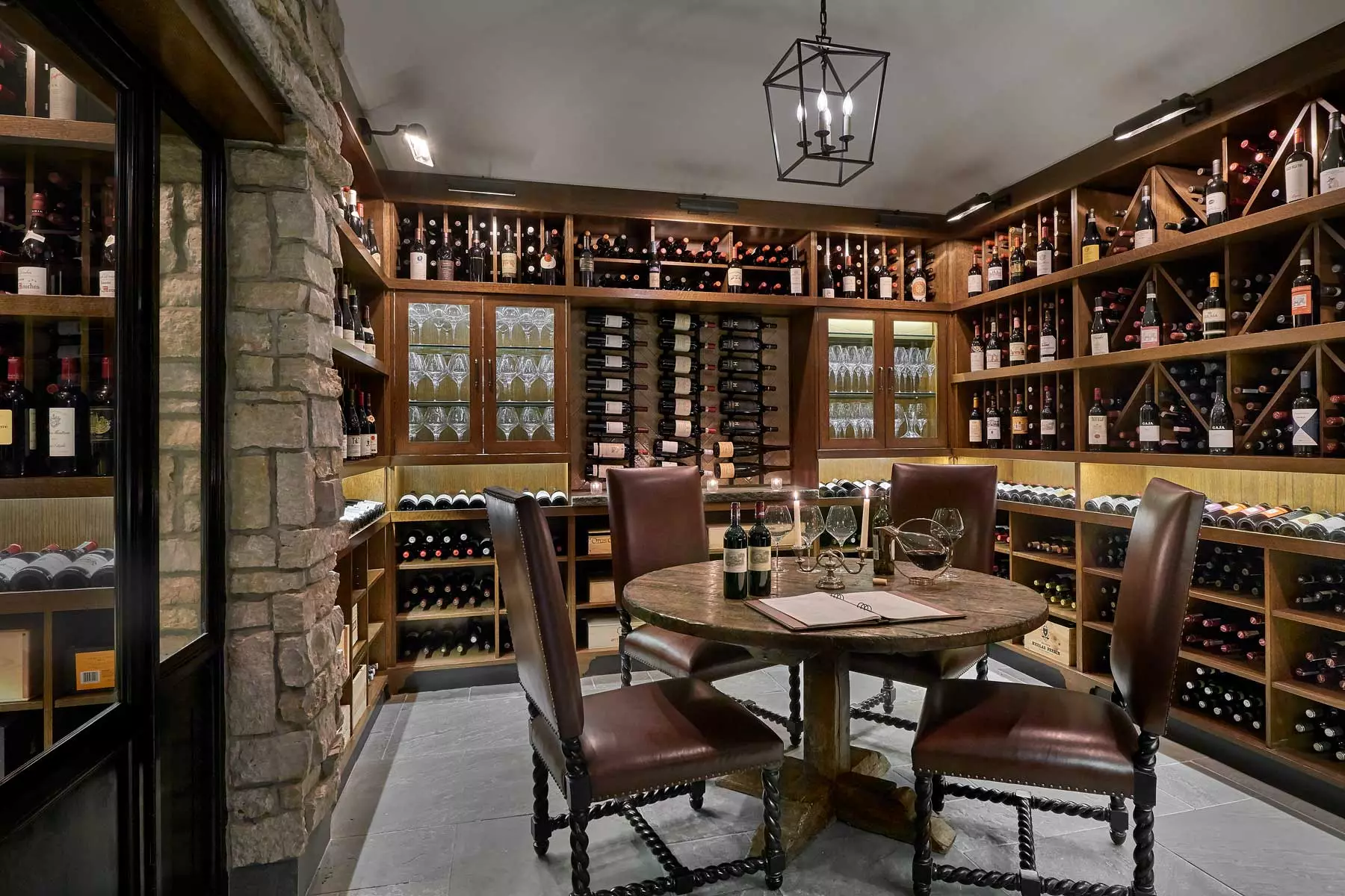 Gudang anggur swasta di Deer Path Inn, milih salah sahiji resorts luhur di Amérika Serikat