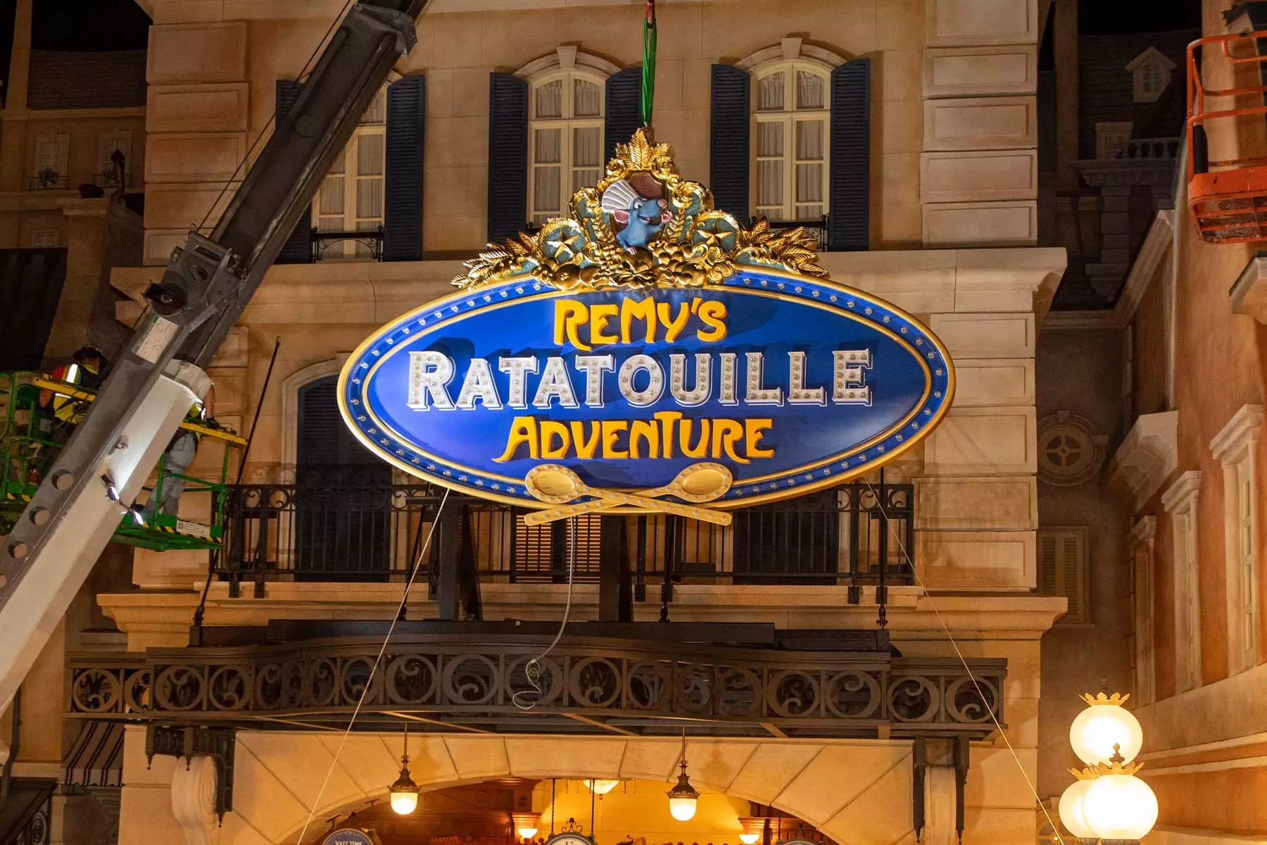 Remy-nin Ratatouille Macəra Ride Marquee