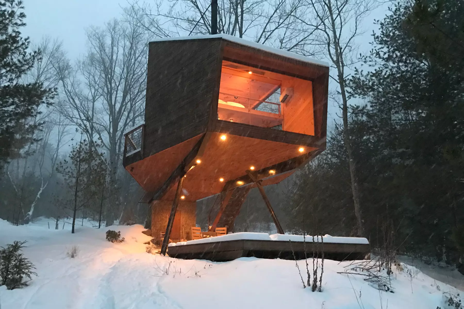 Willow Treehouse ໃນ Upstate New York