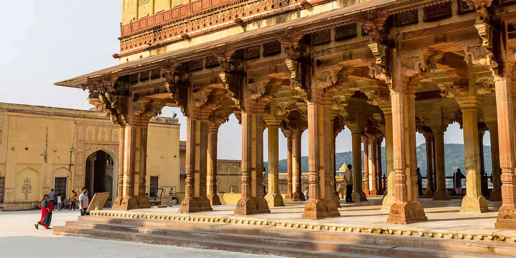 មគ្គុទ្ទេសក៍ទេសចរណ៍ Jaipur: កន្លែងដែលត្រូវស្នាក់នៅ ញ៉ាំ អ្វីដែលត្រូវធ្វើ