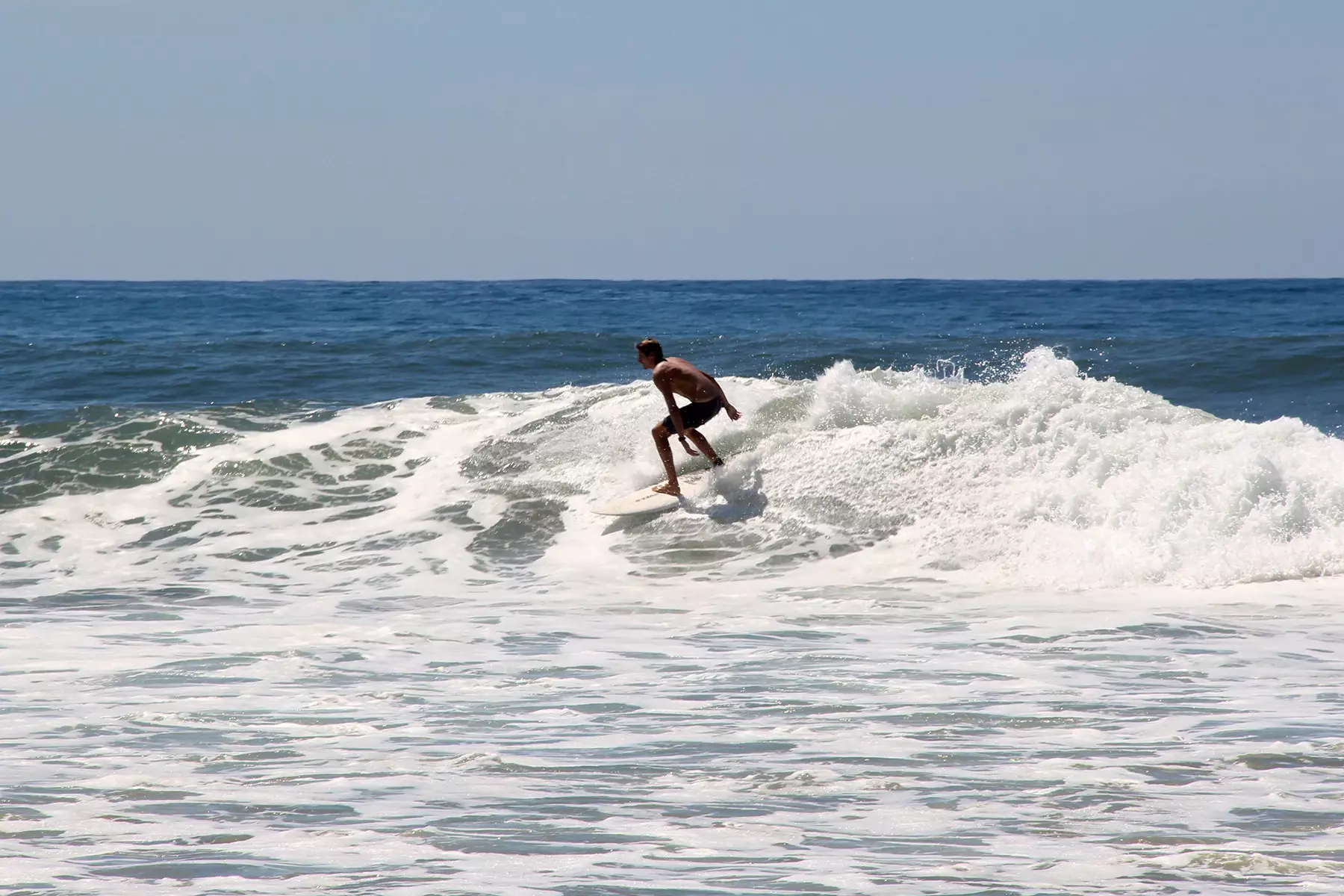 Profesjonell surfer Bryan Perez