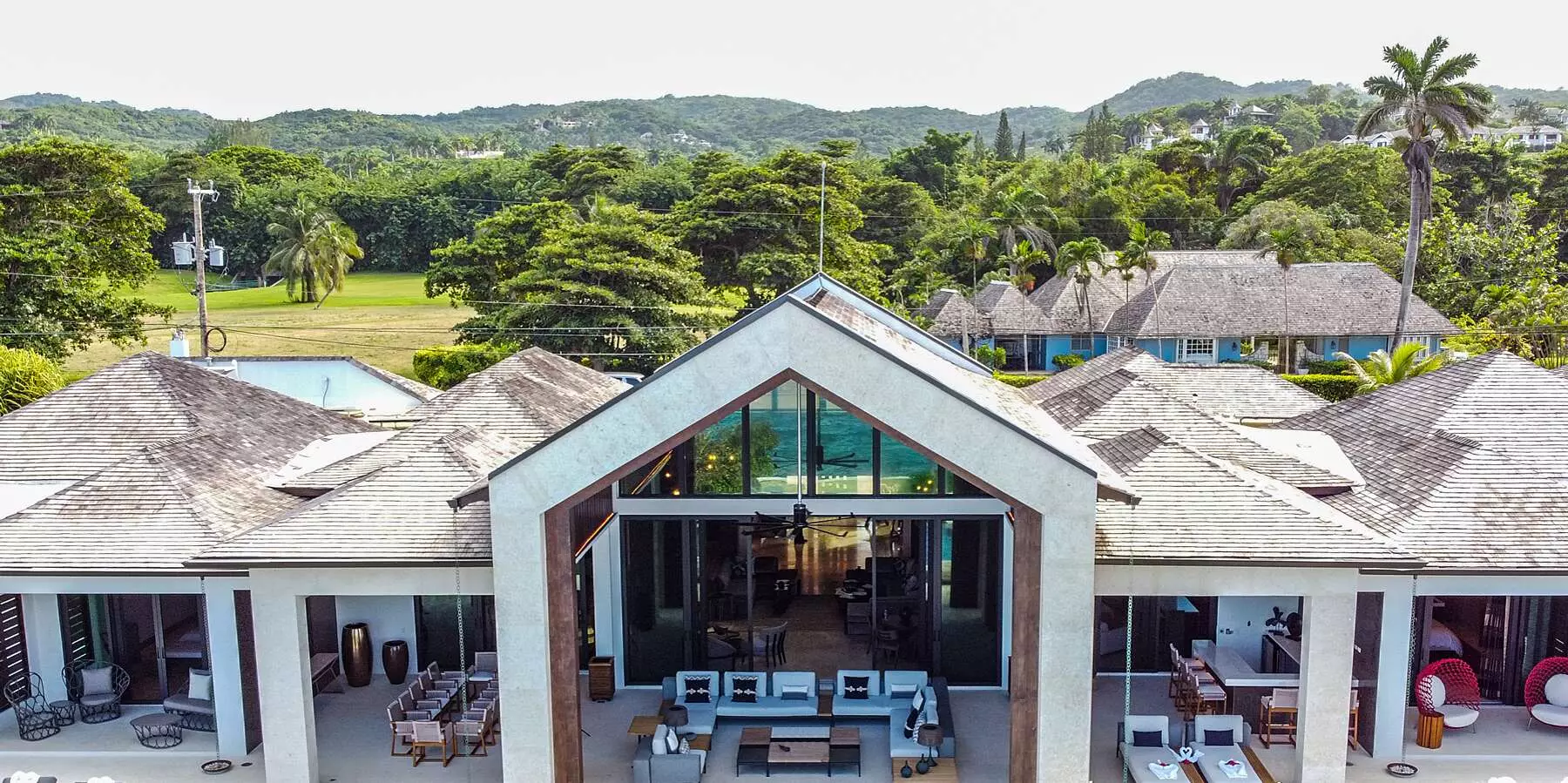 Questa villa ultra lussuosa con 6 camere da letto in Giamaica ha uno chef, una piscina a sfioro e test COVID in loco - per $ 50.000 a settimana