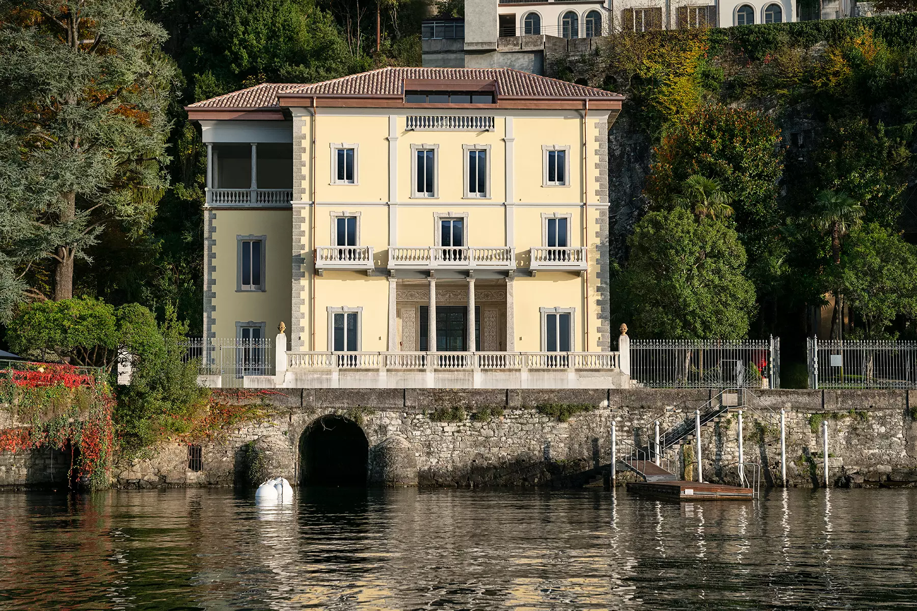 Wurin waje na Villa Lario akan Lake Como