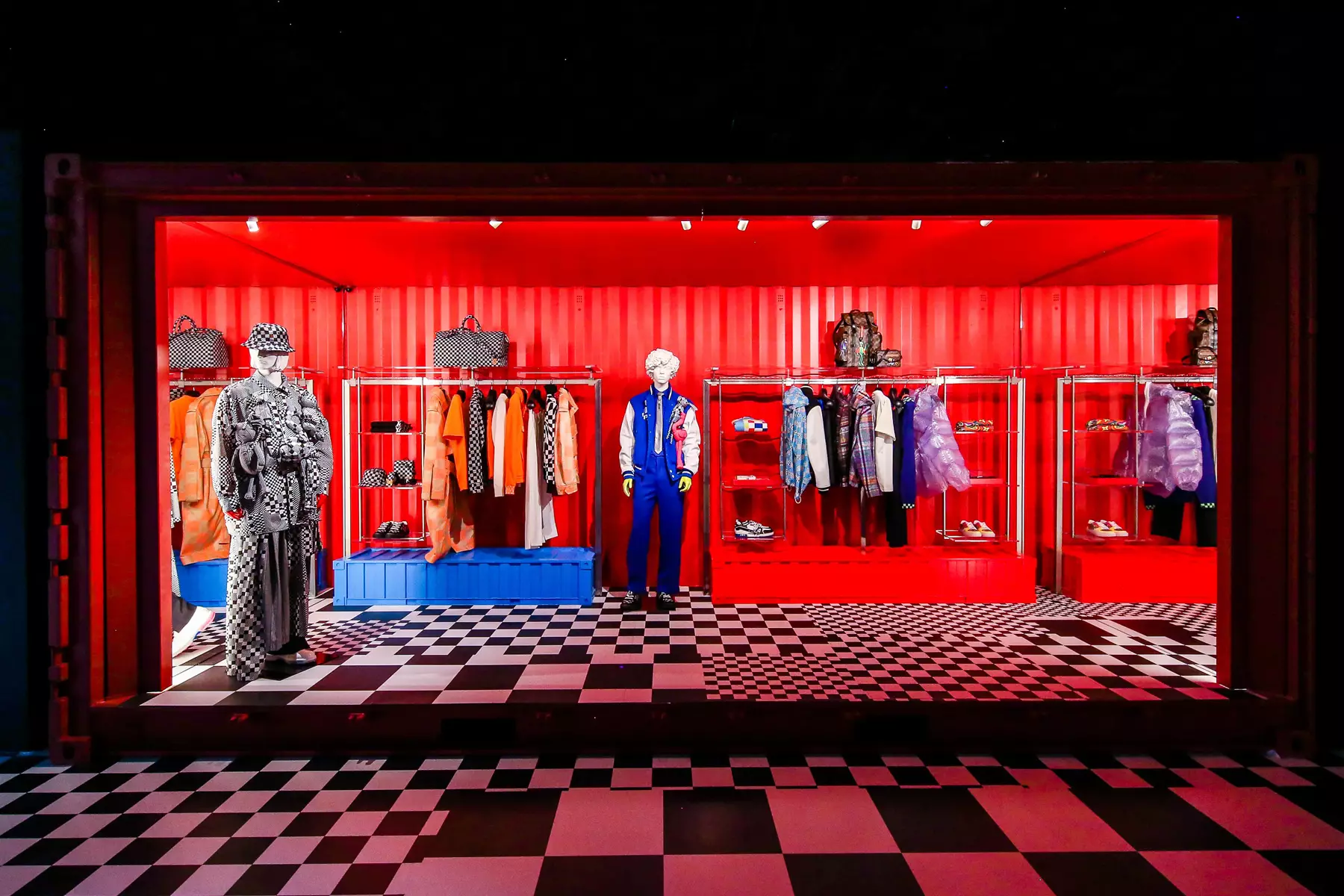 Intérieur éphémère d'installation de Louis Vuitton à Los Angeles