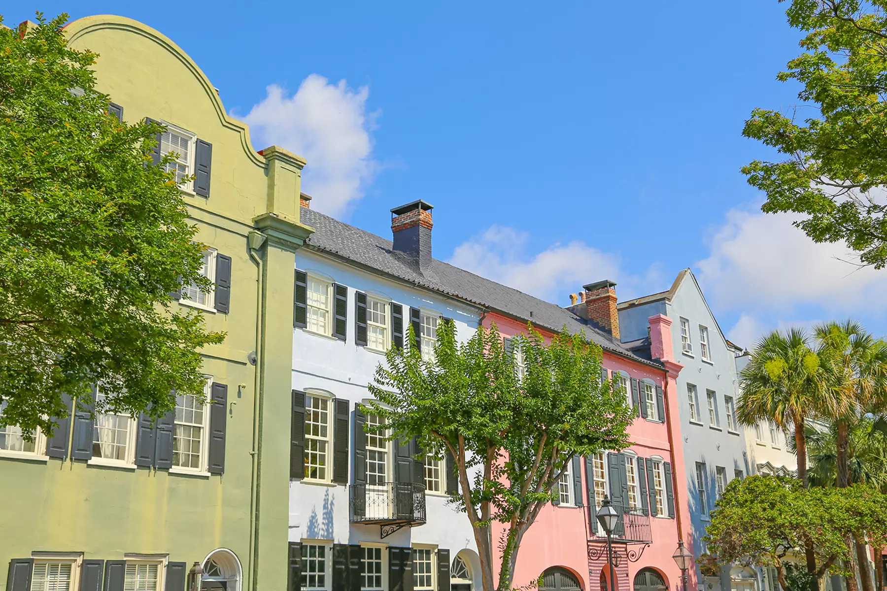 De iconische Rainbow Row in Charleston