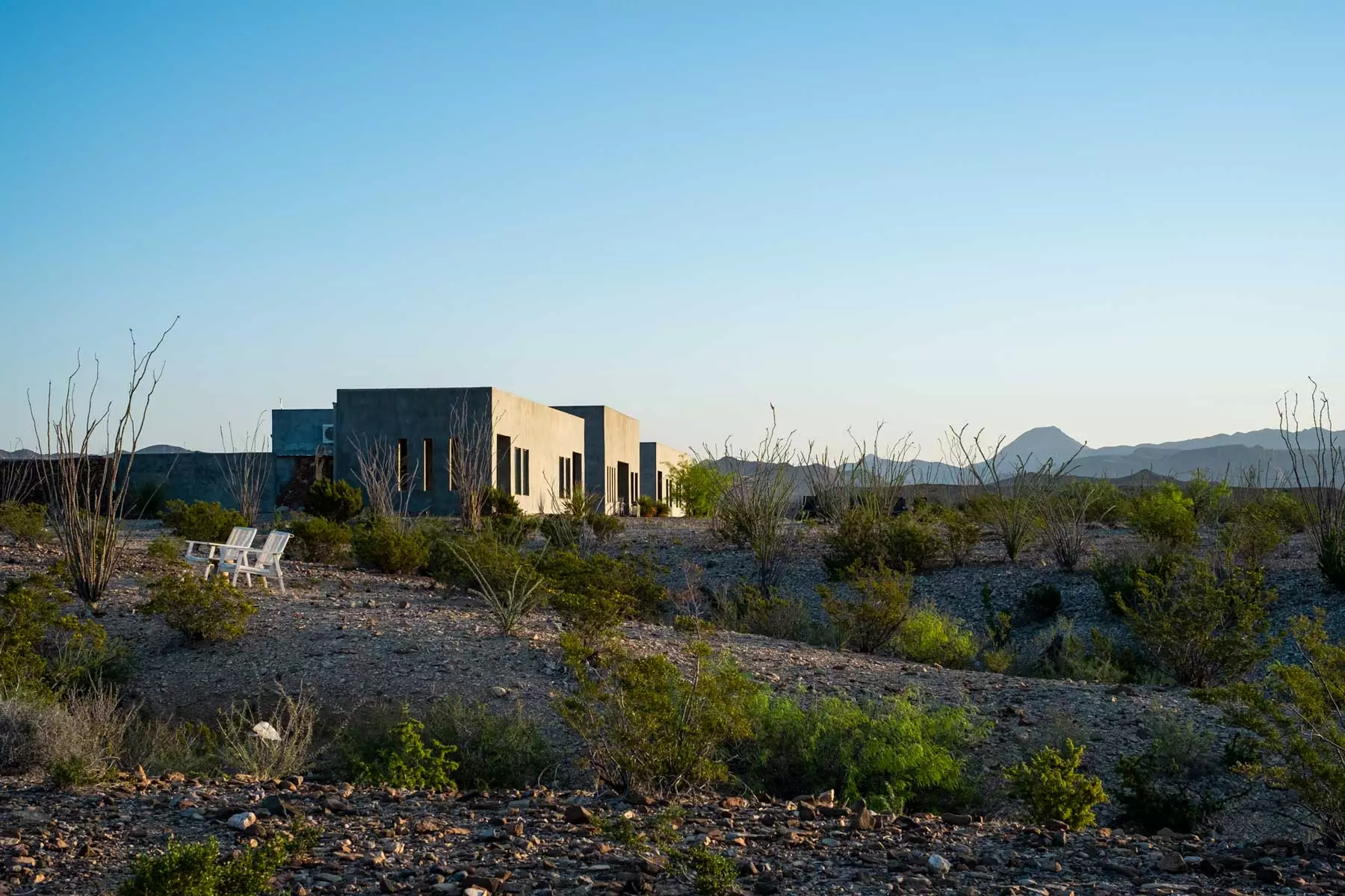 Udsigt over hovedhuset ved Willow House i Terlingua, Texas