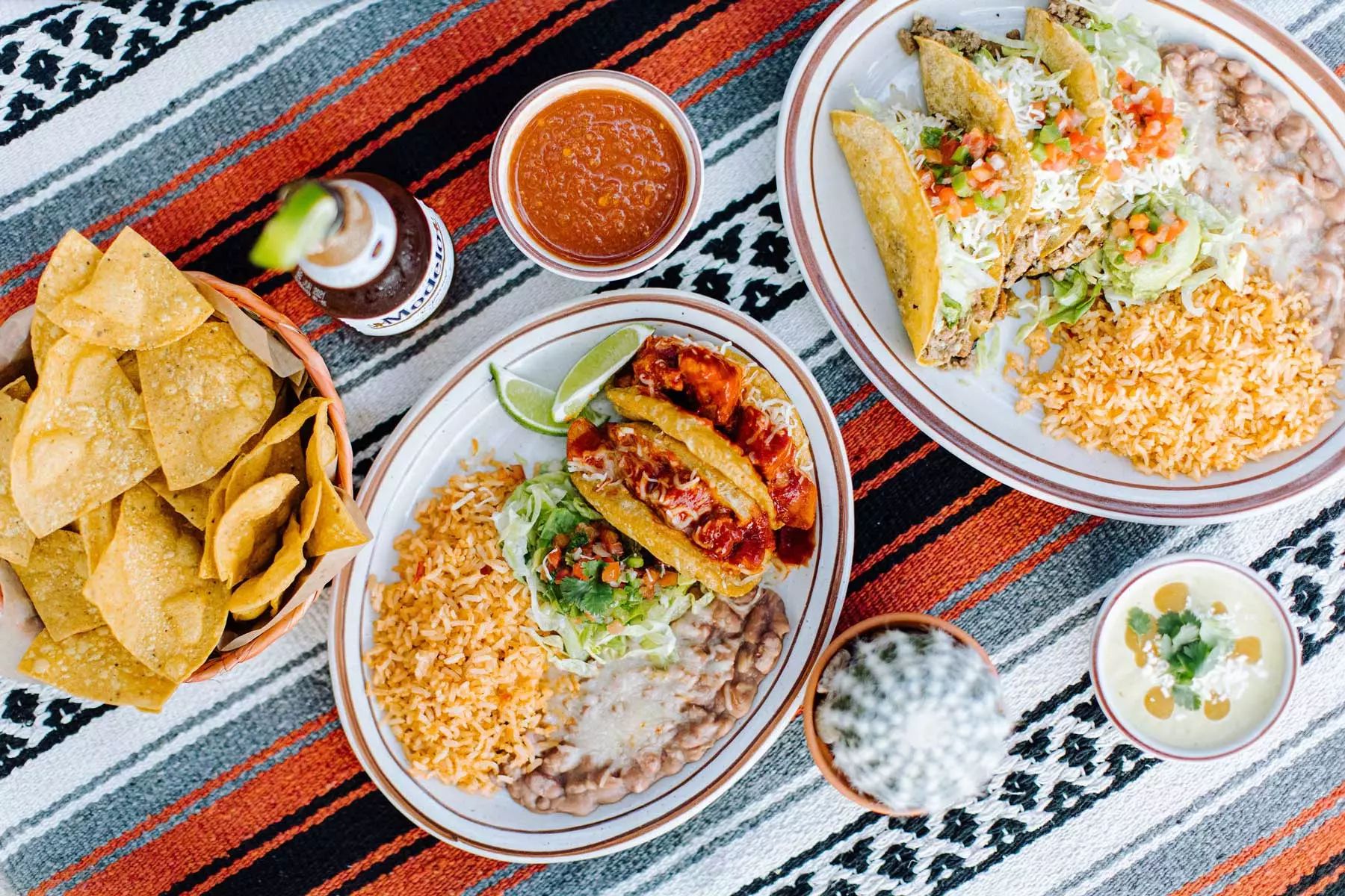 Isang maligaya na pagkalat ng Mexican looking cuisine sa Juan Luis sa Charleston