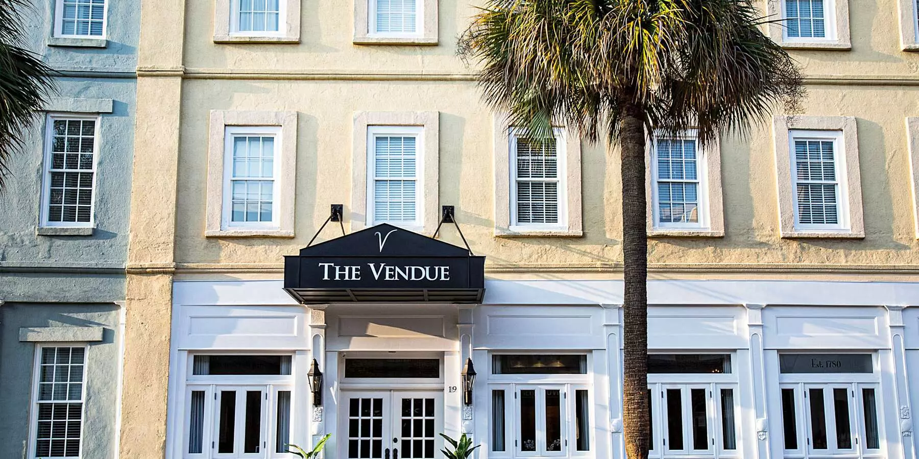 Este hotel de Charleston te hace sentir como si estuvieras durmiendo en un museo de arte contemporáneo