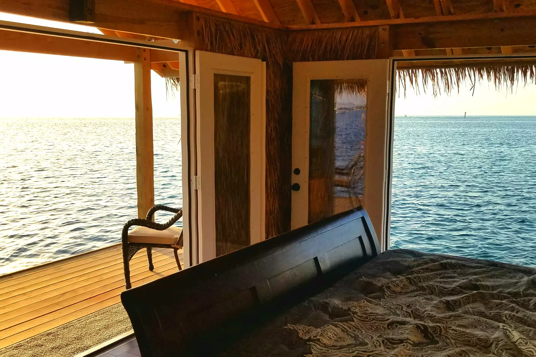 Tiki-suitoj flosantaj en Key West ĉe Airbnb