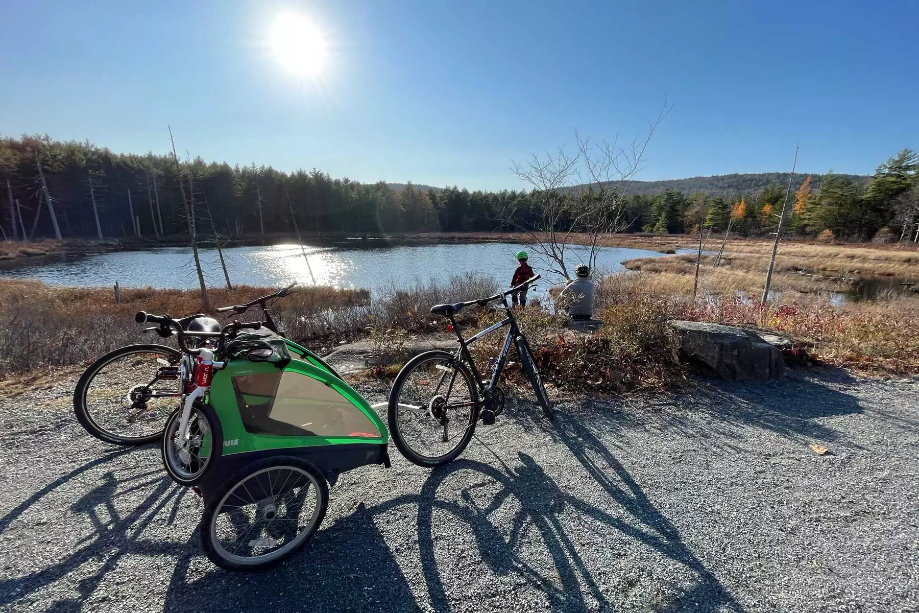 Acadia National Park में पानी से बाइक