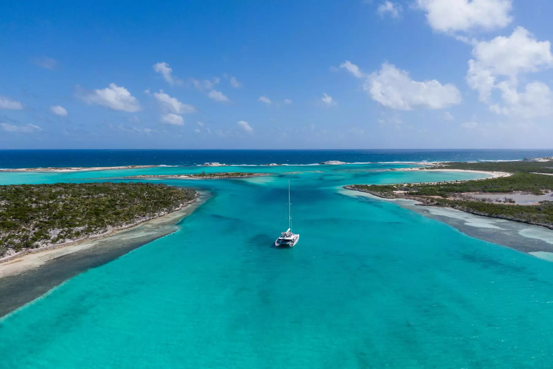 Petite île en lambeaux