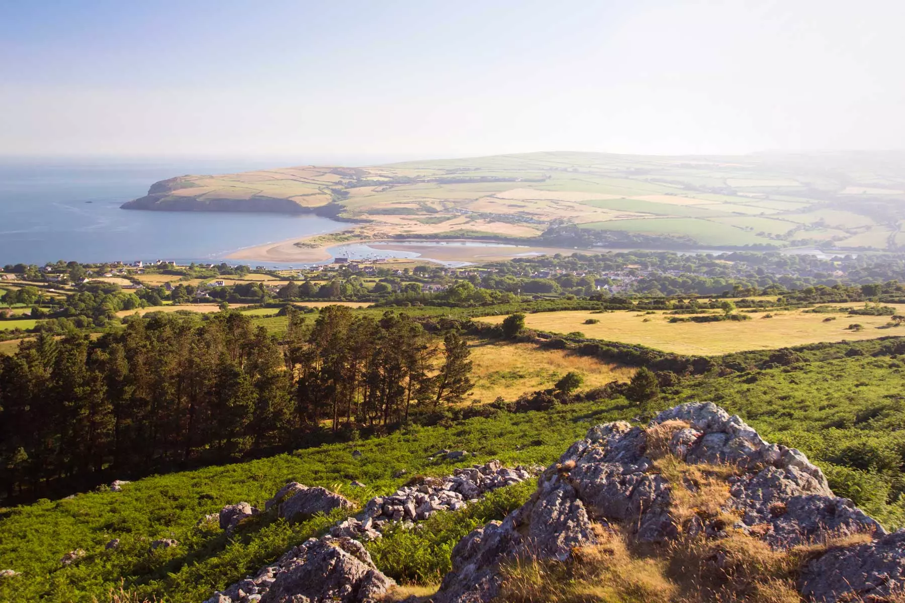 Izlazak sunca nad zaljevom Newport, nacionalni park Pembrokeshire