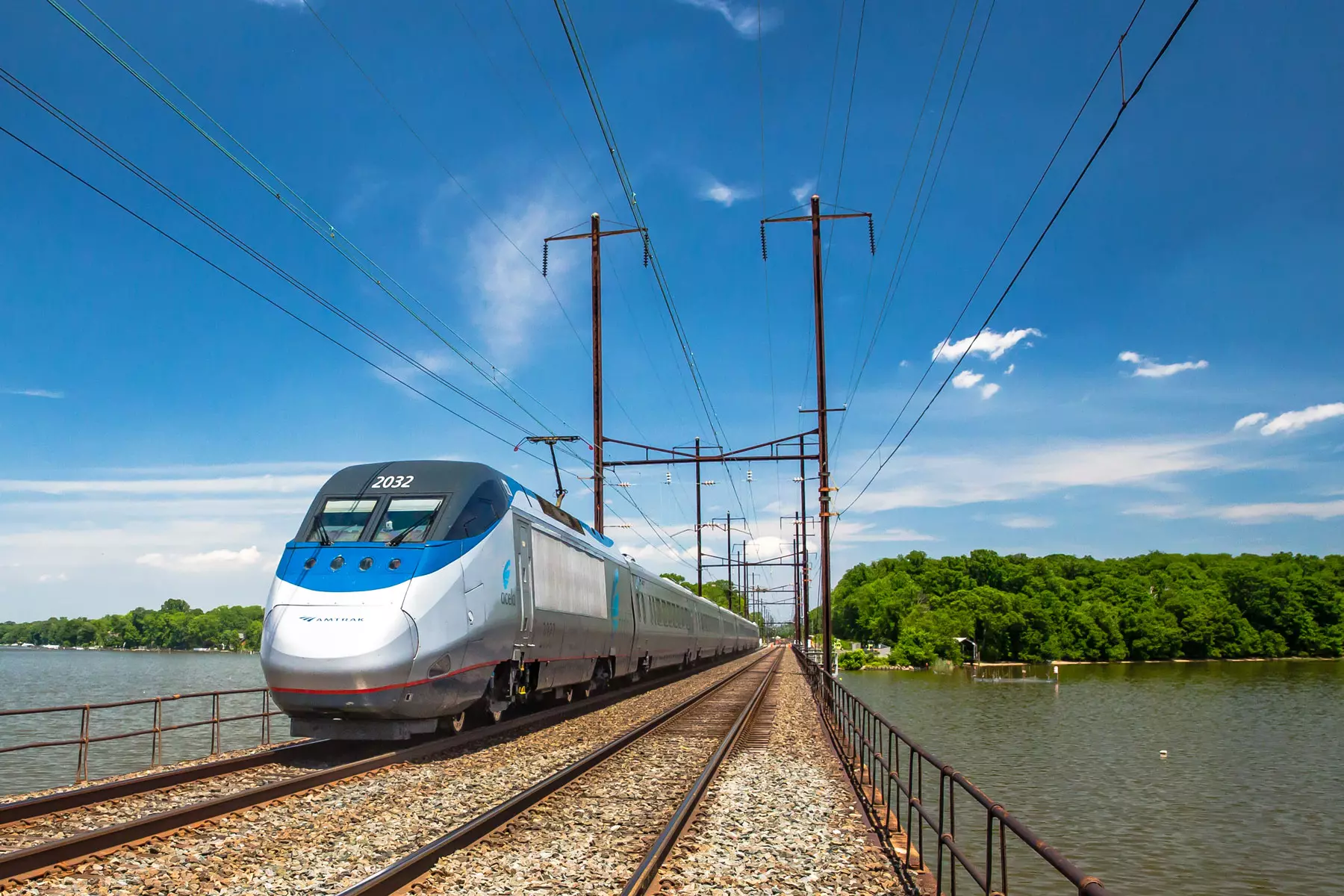 Amtrak Acela nga tren