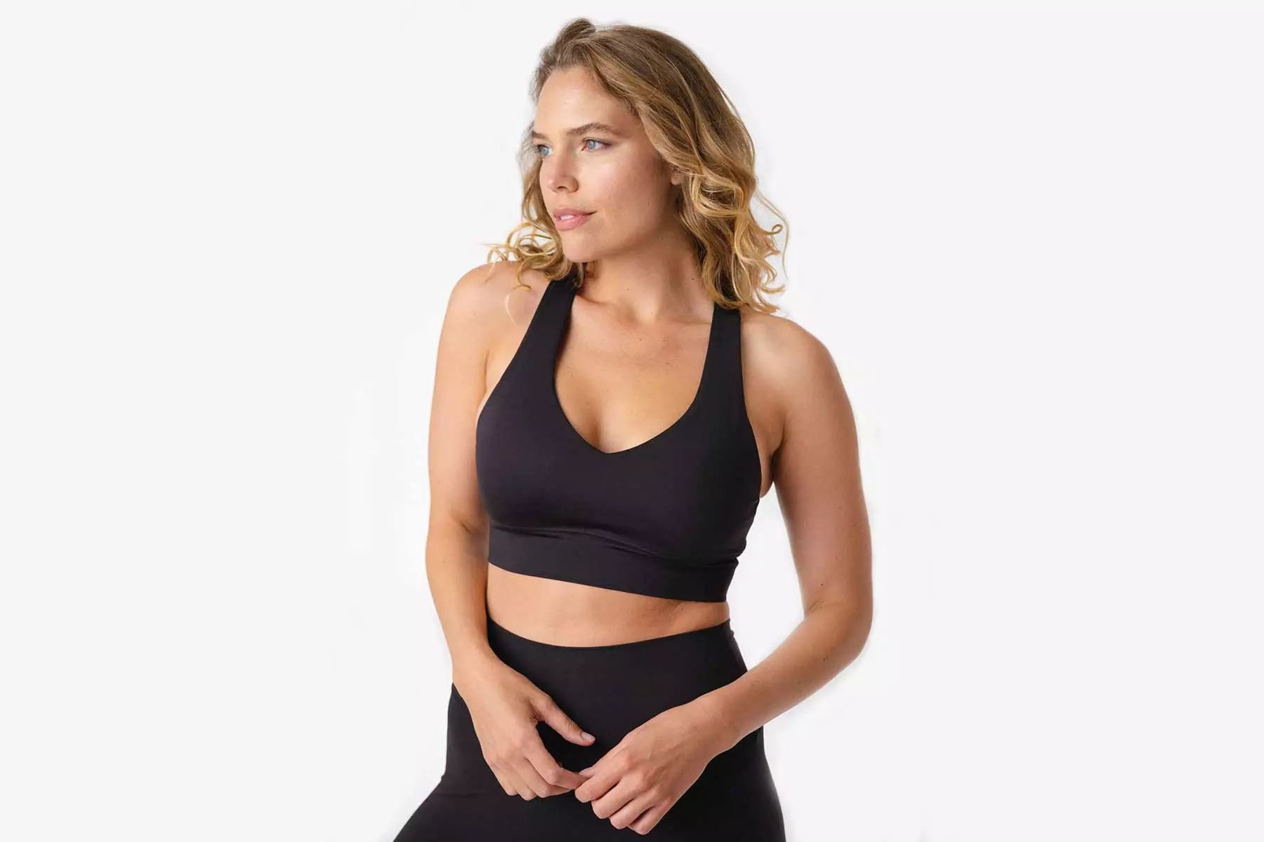 Balance Athletica isla bra នៅពាក់កណ្តាលអធ្រាត្រ