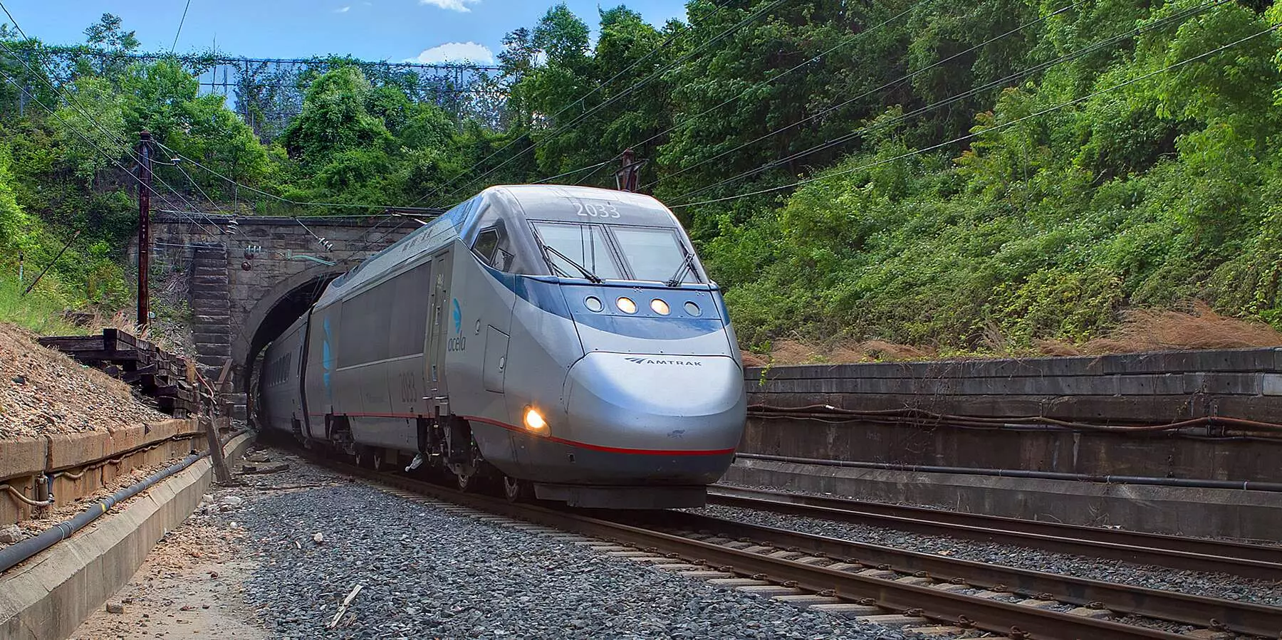 “Amtrak” -yň fleş satuwynda Gündogar kenar ýakasyndaky awtoulag otlylary üçin 29 dollar bilet bar