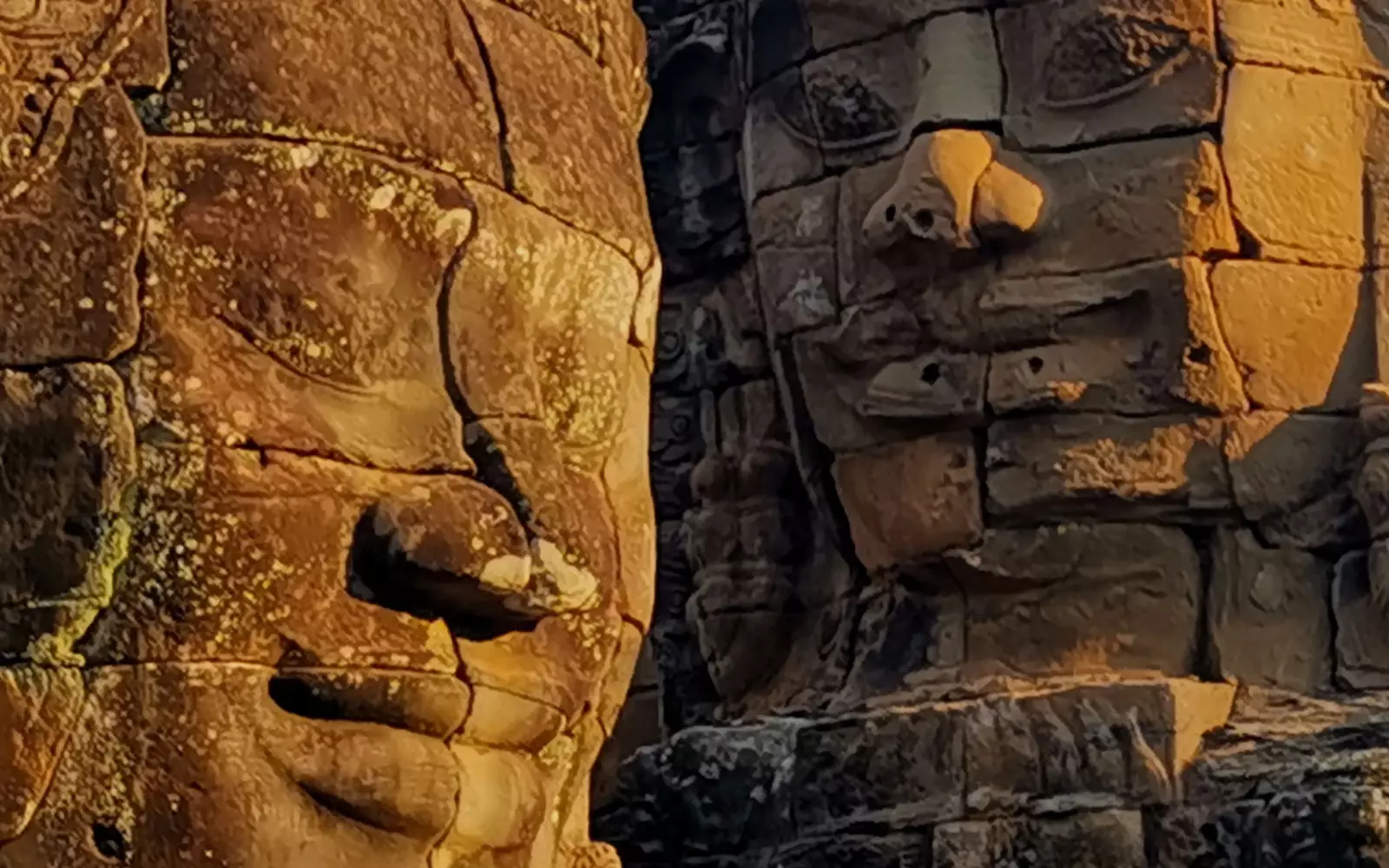 Bayon मन्दिर अनुहारहरू