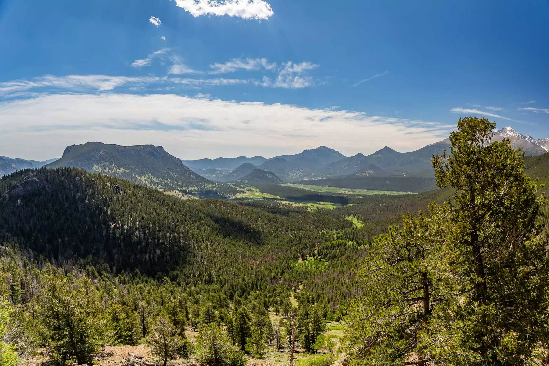 Maro ny Parks Curve mijery ao amin'ny valan-javaboary Rocky Mountain