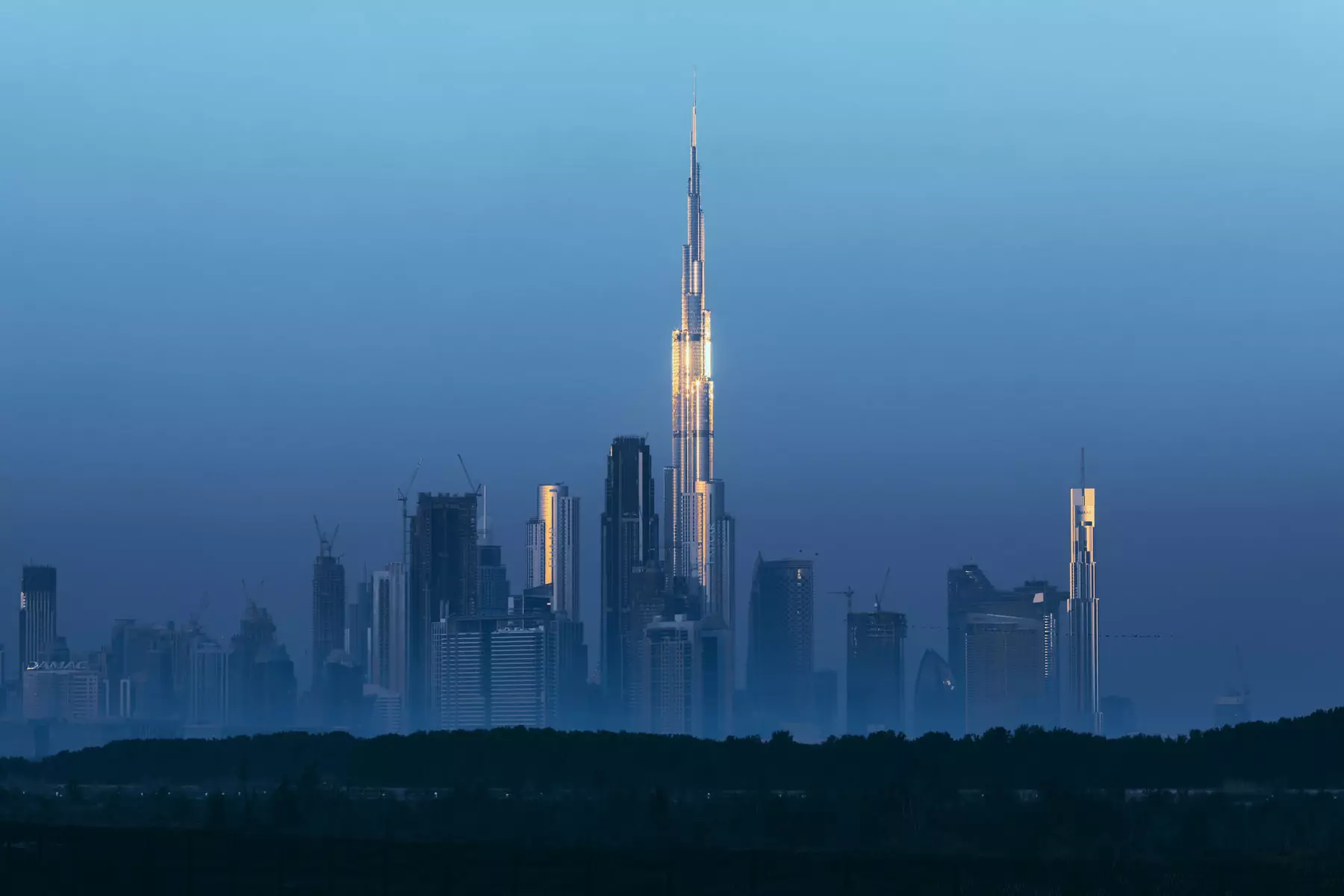 Dubai Skyline di Subuh