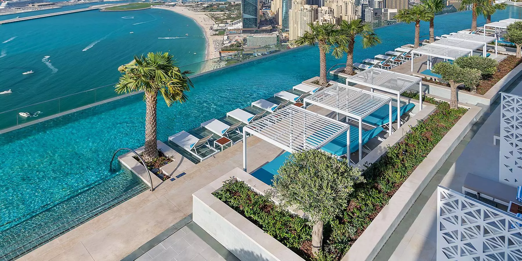 Der höchste Infinity-Pool der Welt wurde gerade in Dubai mit atemberaubendem Blick auf die Stadt eröffnet