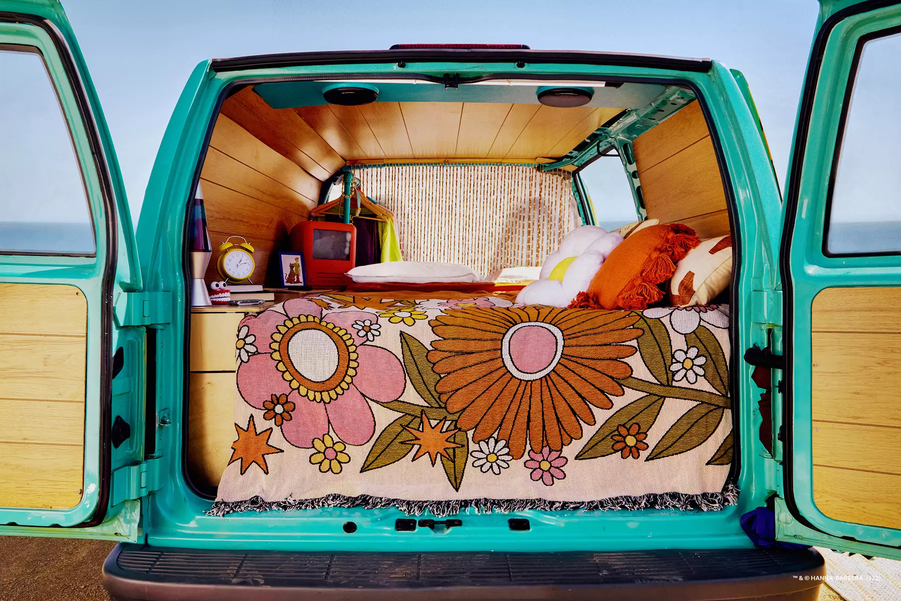 Airbnb agus Meaisín Rúnda Matthew Lillard Scooby Doo Van