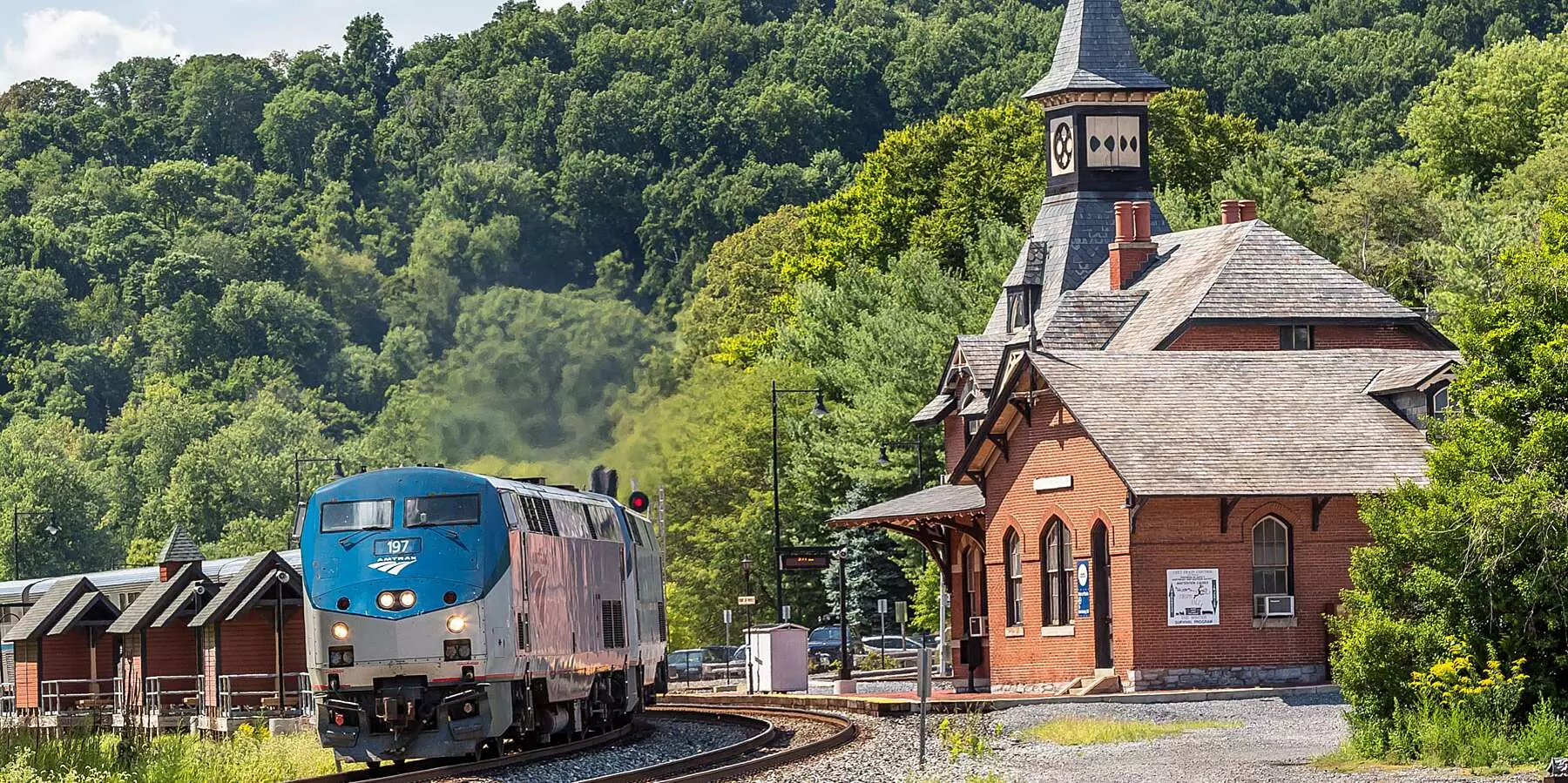 Amtrak एक खरेदी करत आहे, खाजगी खोल्यांवर एक विक्री मिळवा - परंतु केवळ मर्यादित वेळेसाठी