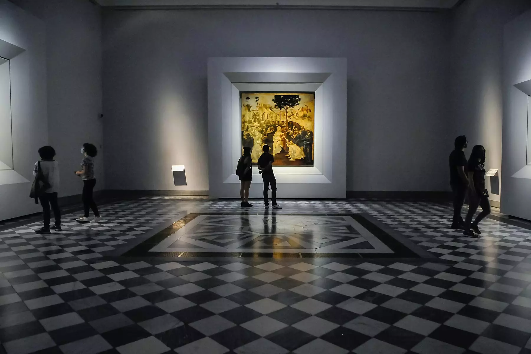 Lankytojai vėl atidarytoje Uffizi galerijoje Florencijoje