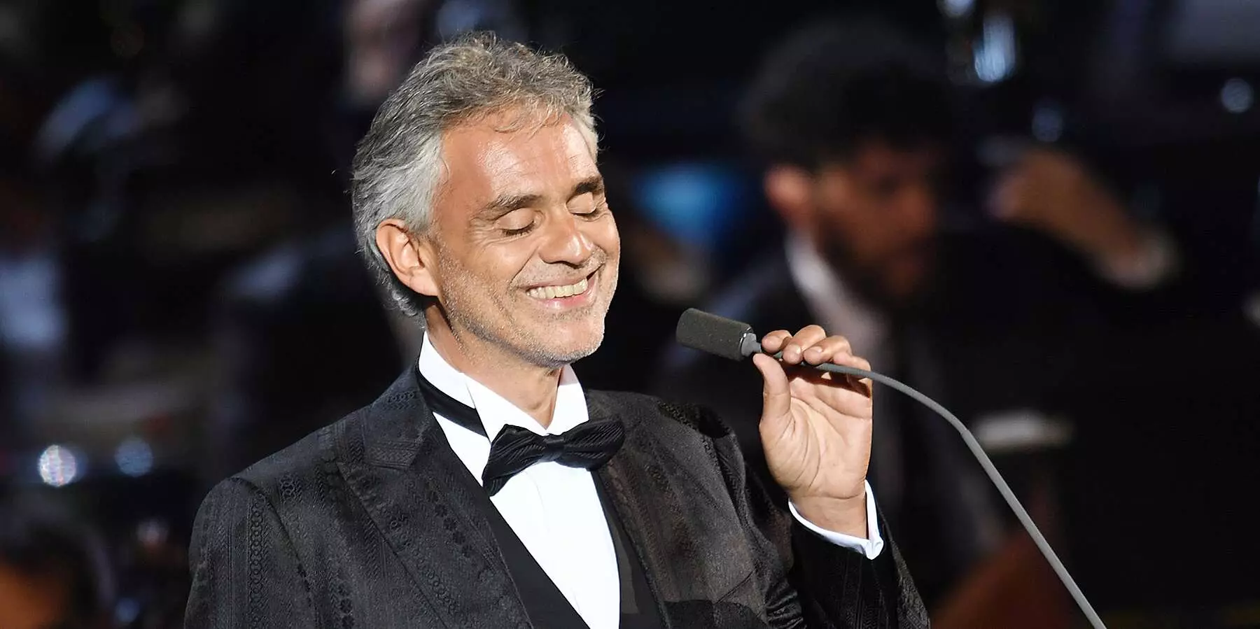 Igitaramo Cyamamare cya Andrea Bocelli Yagarutse Muri Ukuboza - Uburyo bwo Kubaho Kuva Murugo