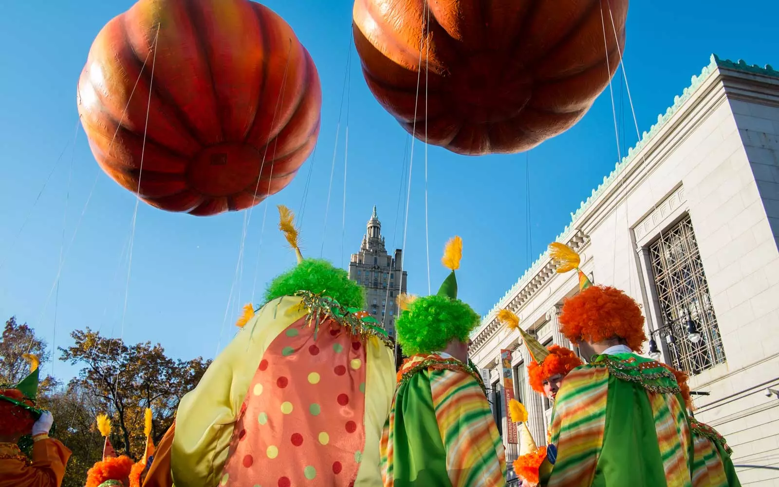 Sa likod ng mga eksena sa Macy's Thanksgiving Day Parade