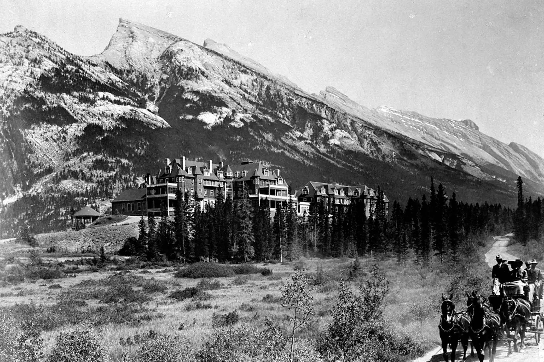 Imaj achiv Fairmont Banff Springs soti nan 1905
