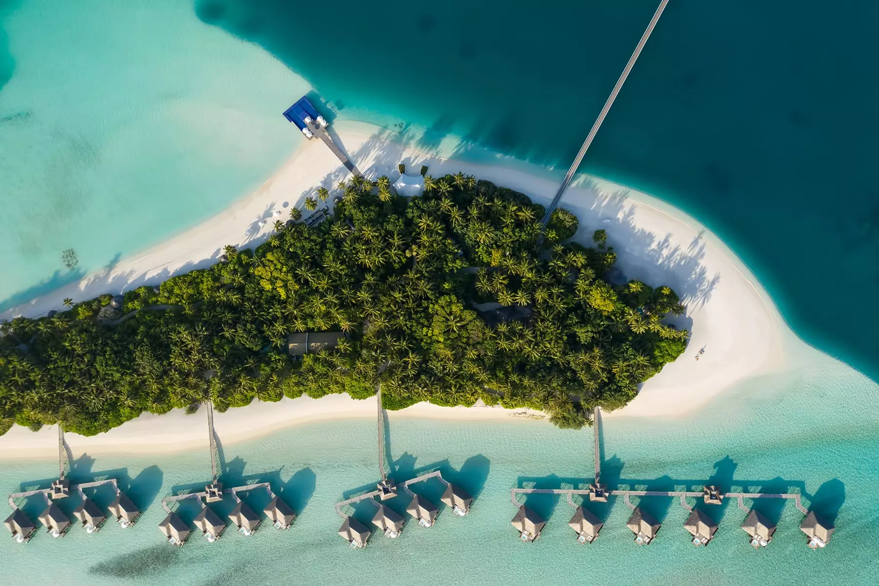 कॉनराड मालदीव का एरियल रंगाली द्वीप