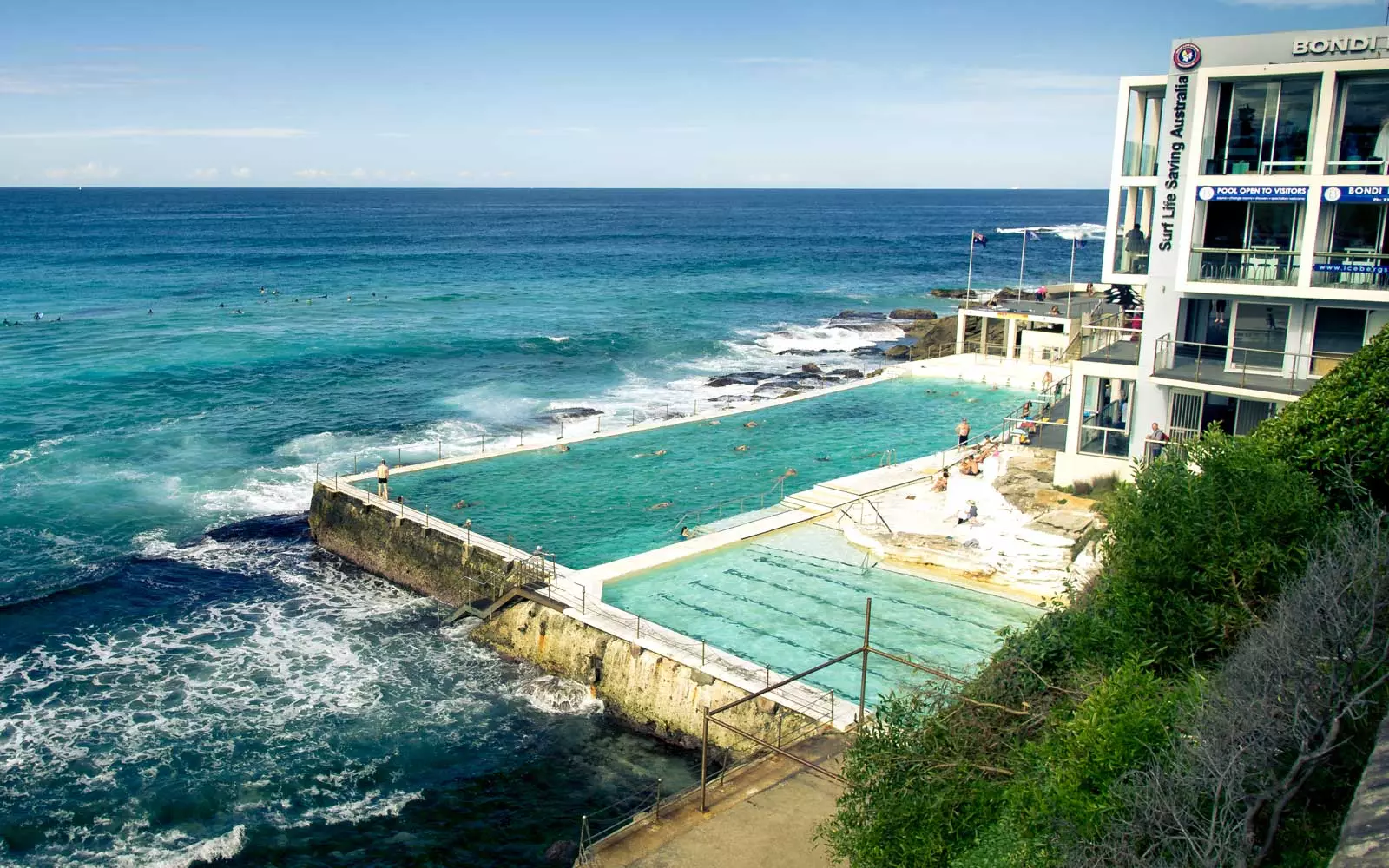 Kolam renang gunung es Pantai Bondi di Sydney, Australia.