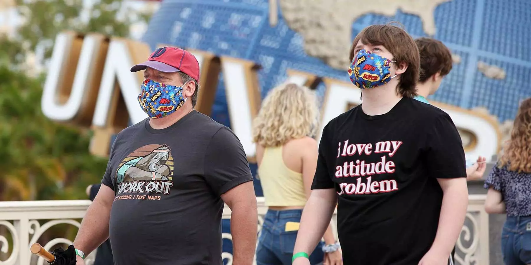 Disney World, Universal Orlando, û Zêdetir Parkên Temayê Pêdiviya Mask li Derve Diqedin