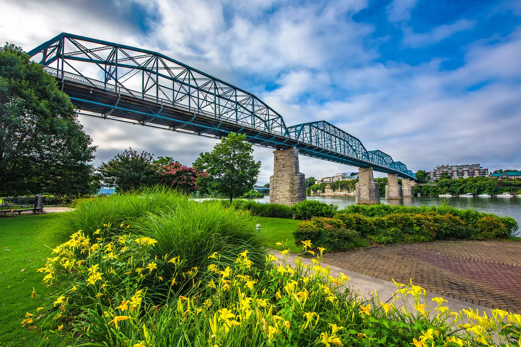 Downtown Chattanooga Tennessee TN Coolidge Park e Market Street Bridge.