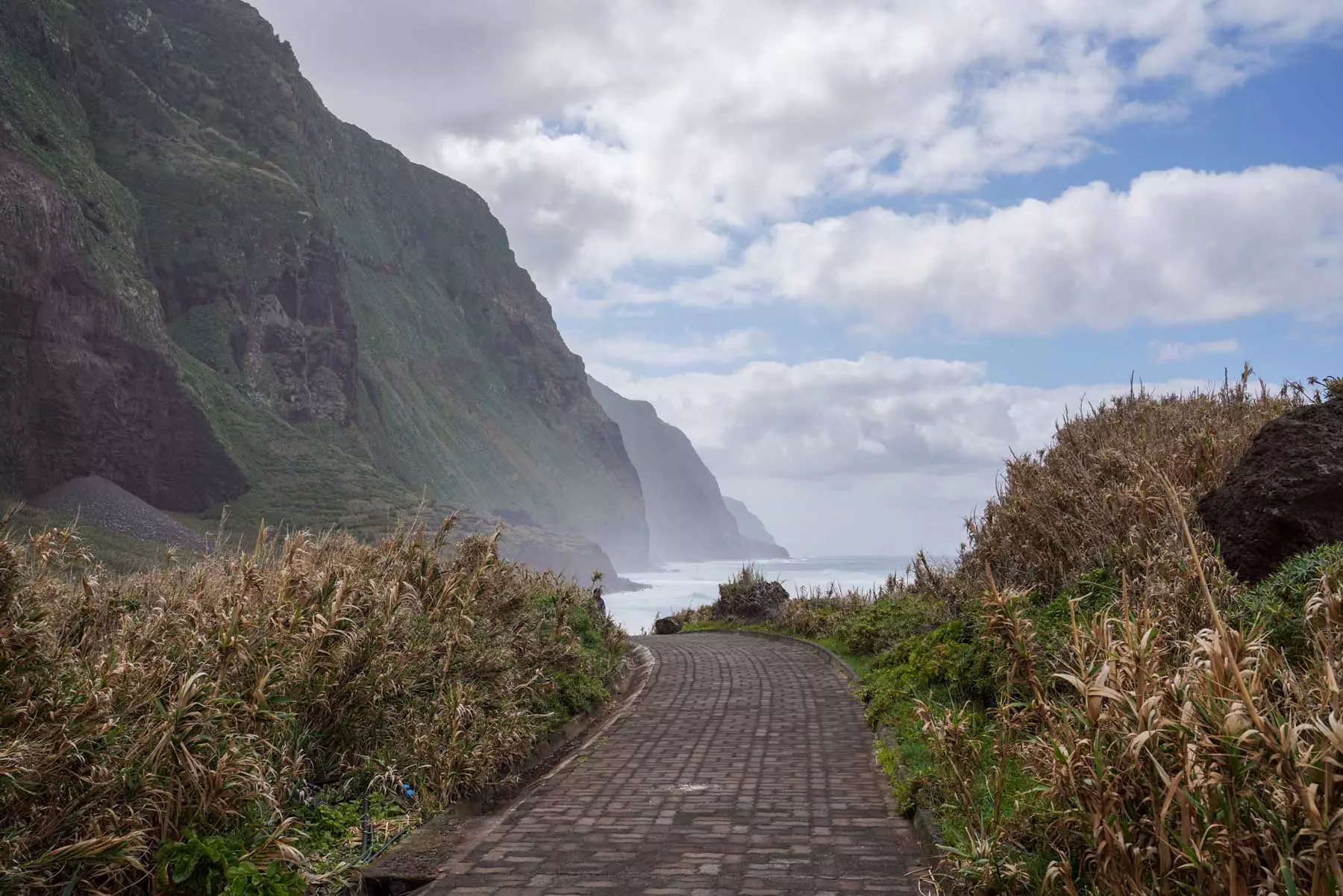 Imoto yekhebula ukuya ogwini eMadeira, ePortugal