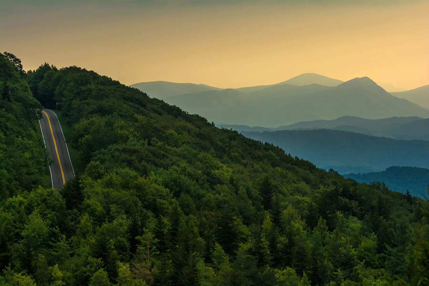 Mount Rogers Scenic Byway នៅ Marion រដ្ឋ Virginia